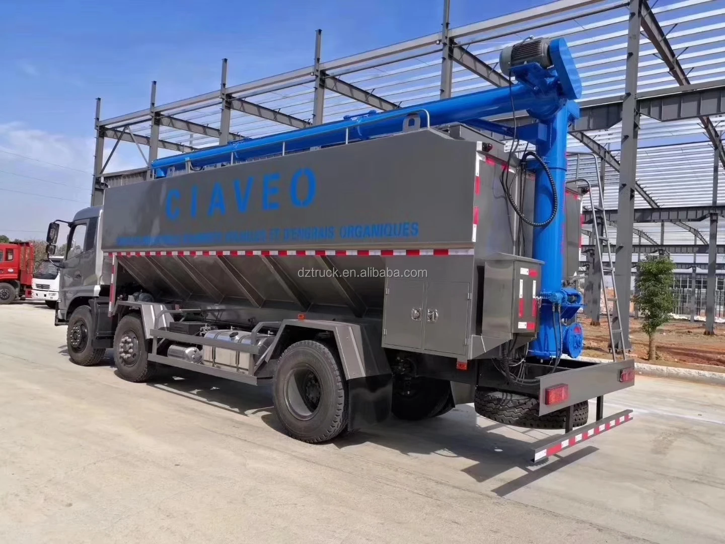 16 Ton Bulk Feed Truck - Efficient Transport Solutions