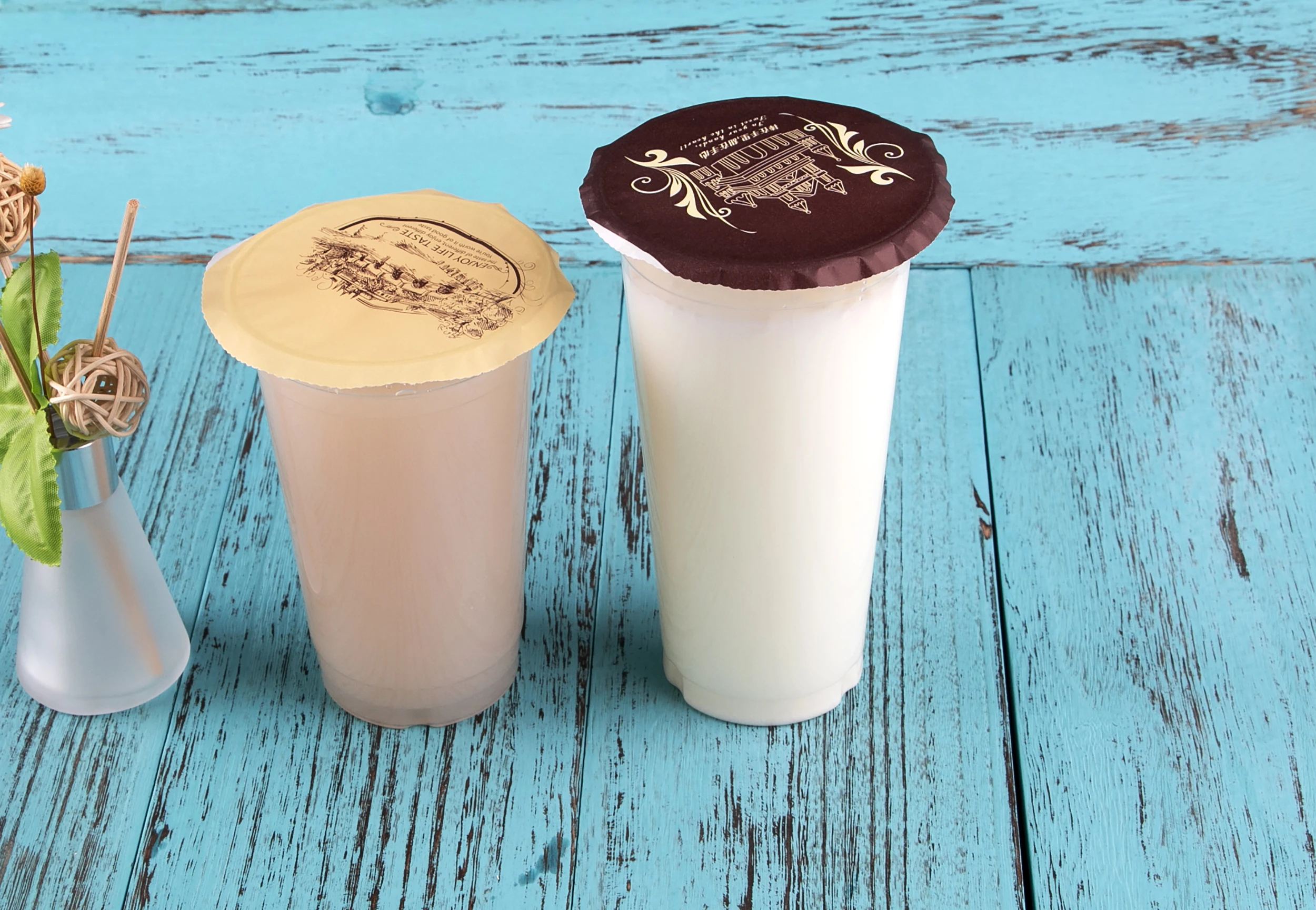 Large Milkshake Cups with Domed Lids - Clear Plastic