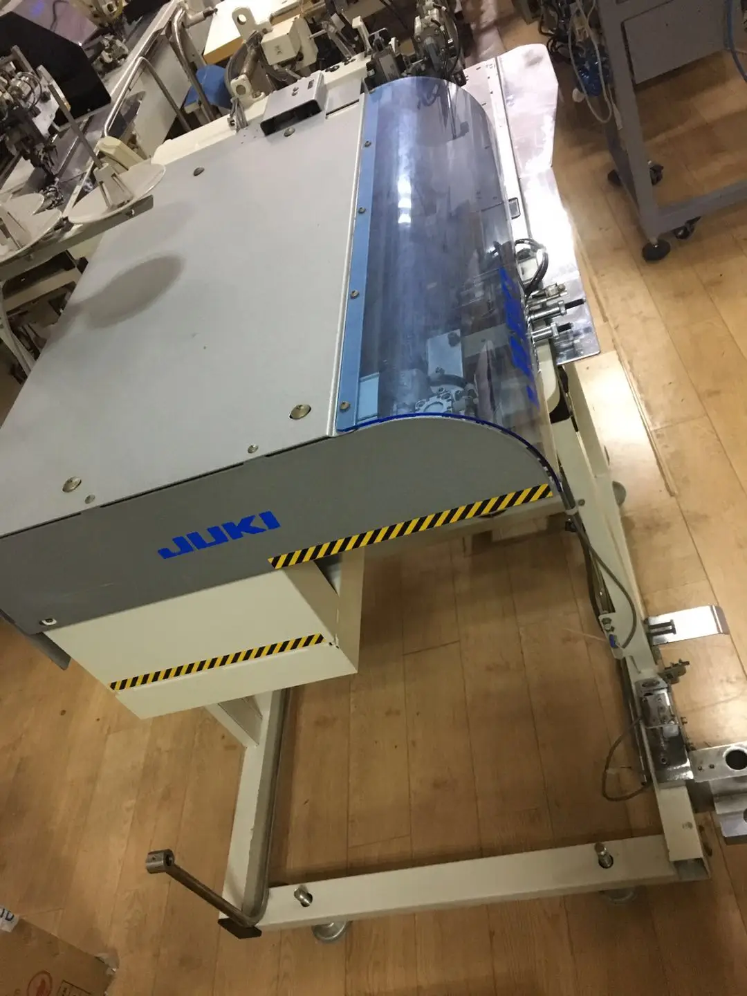 Used APW-895 Industrial Automatic Pocket Welting Sewing Machine