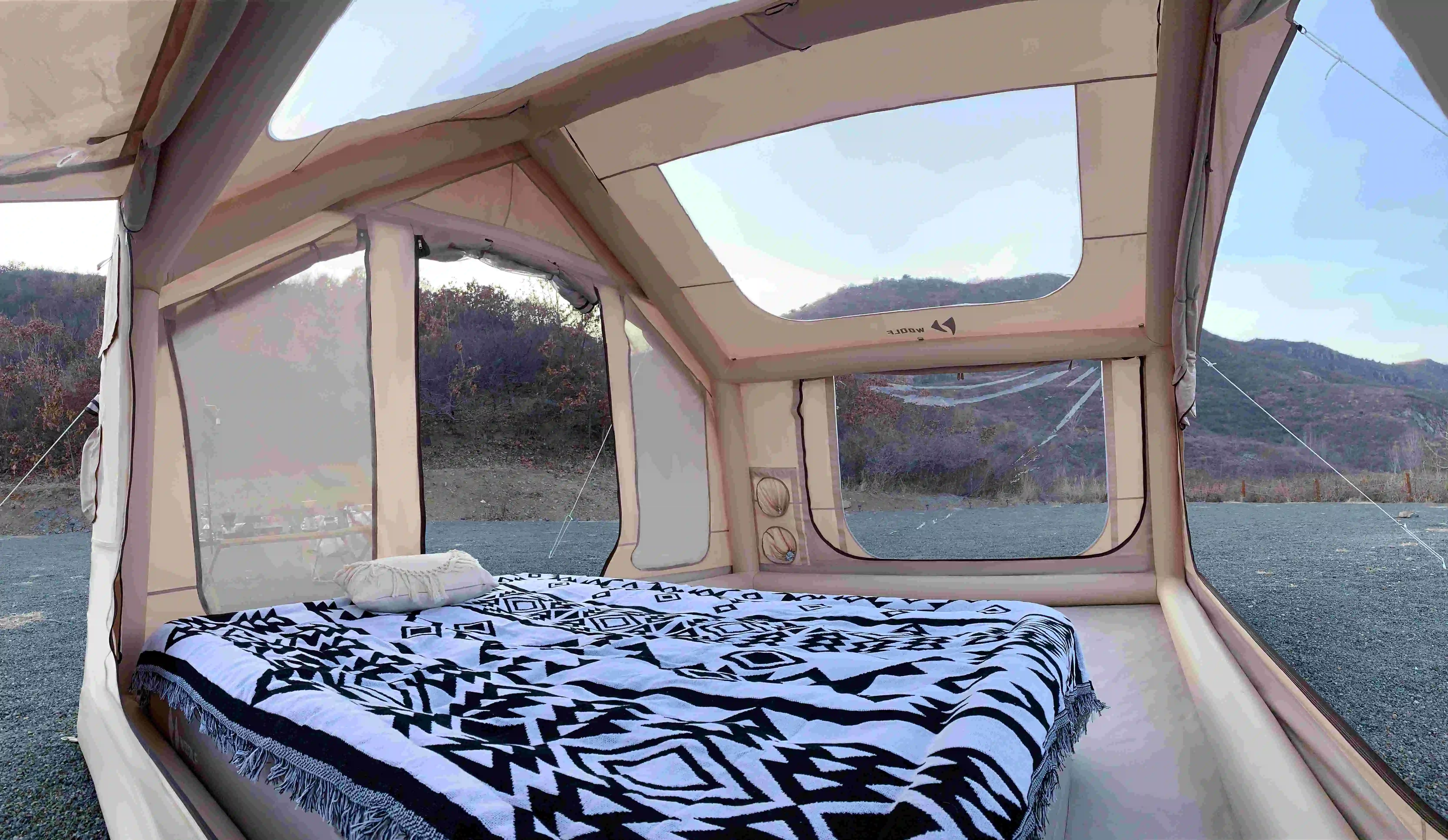 Woolf 9sqm Outdoor Camping Oxford Cloth Inflatable Tent