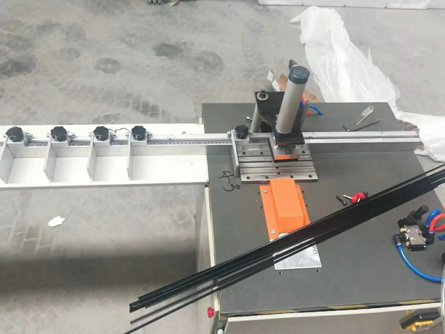 Js T-bar Cutter High-precision Fully Automatic Customization T Strip ...