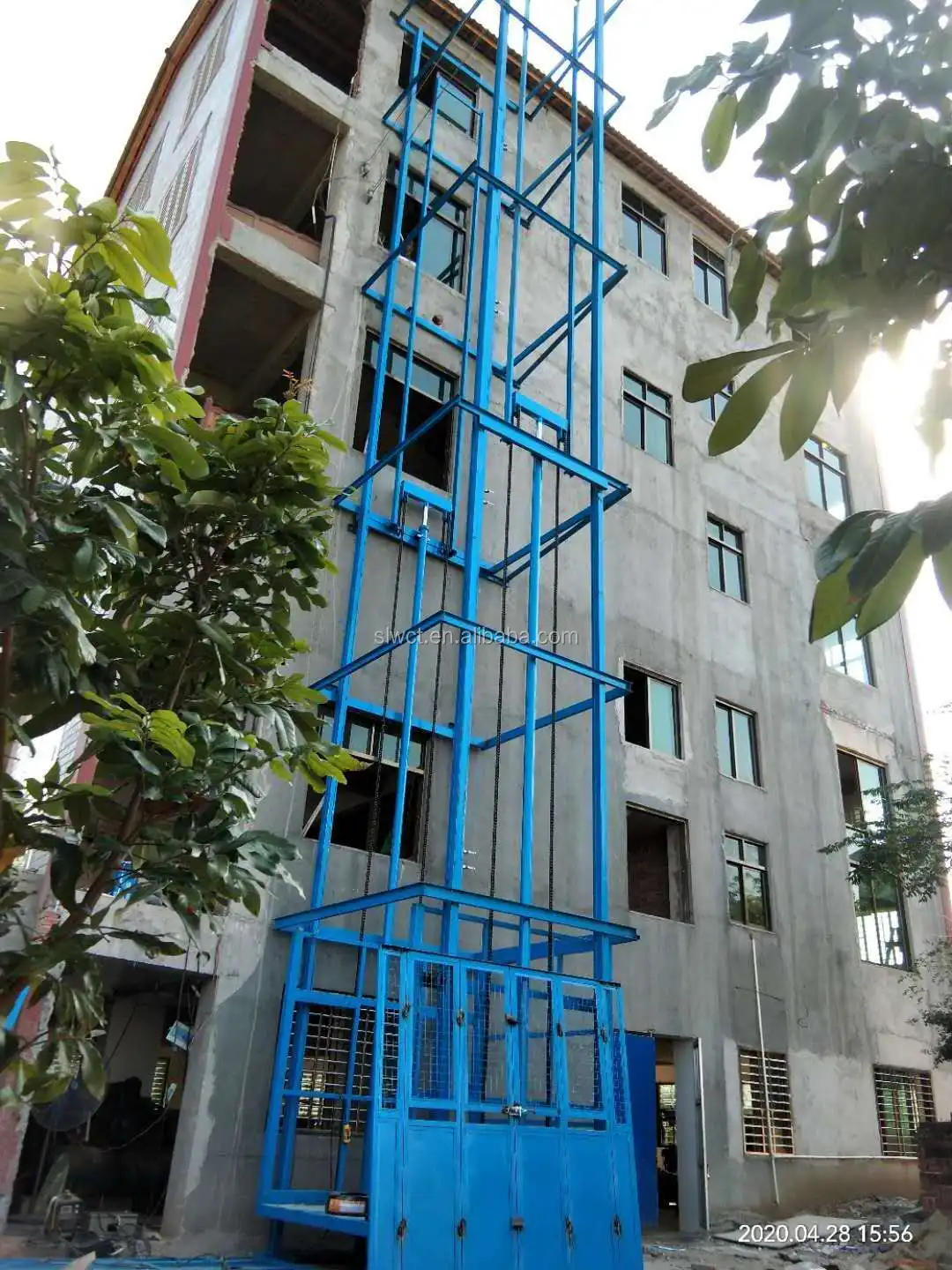 Electric Cargo Lift Cage - Efficient Warehouse Solutions