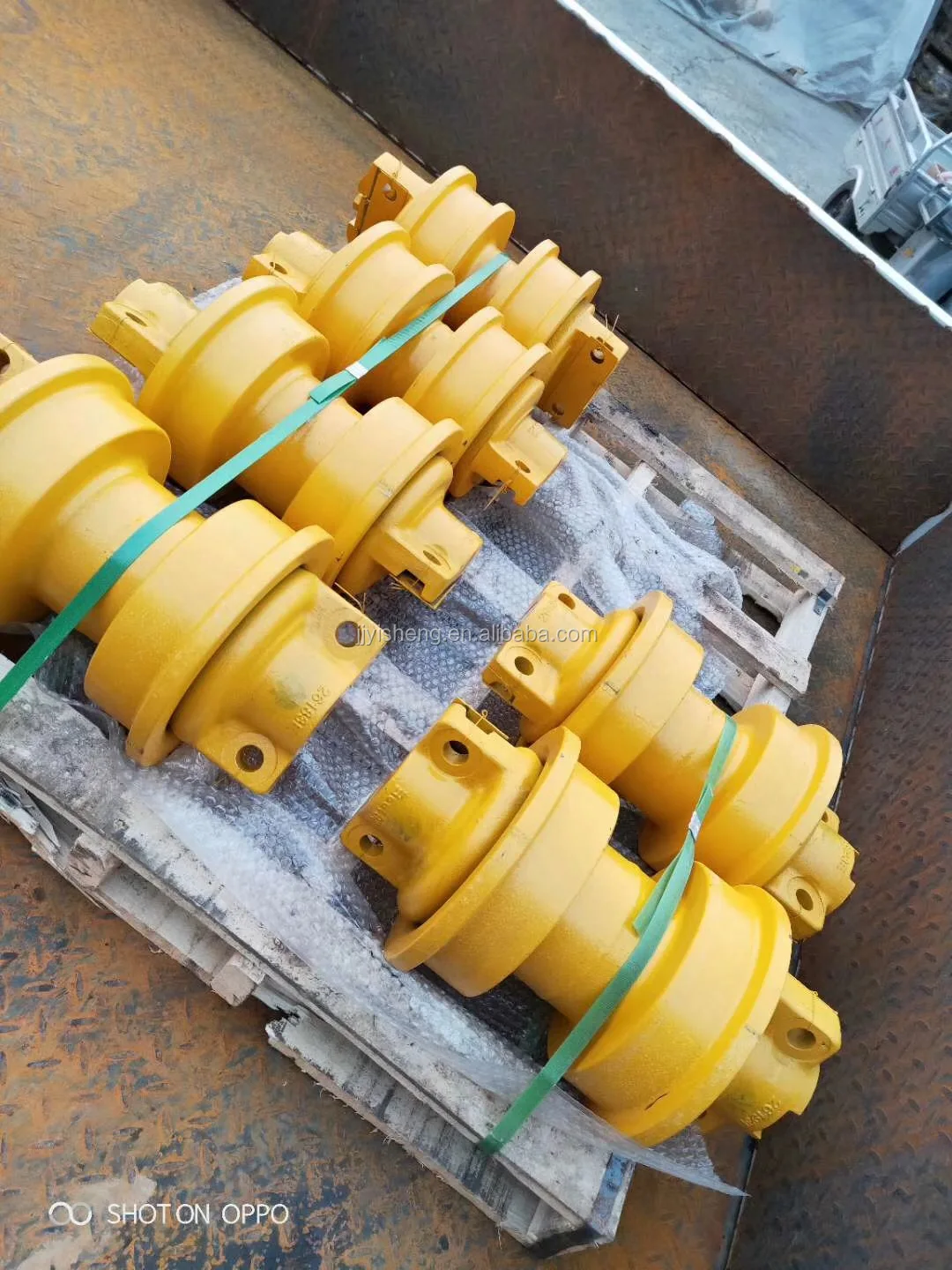 D20 D21 D30 D31 D40 D41 D50 D53 Bulldozer Track Roller Undercarriage ...