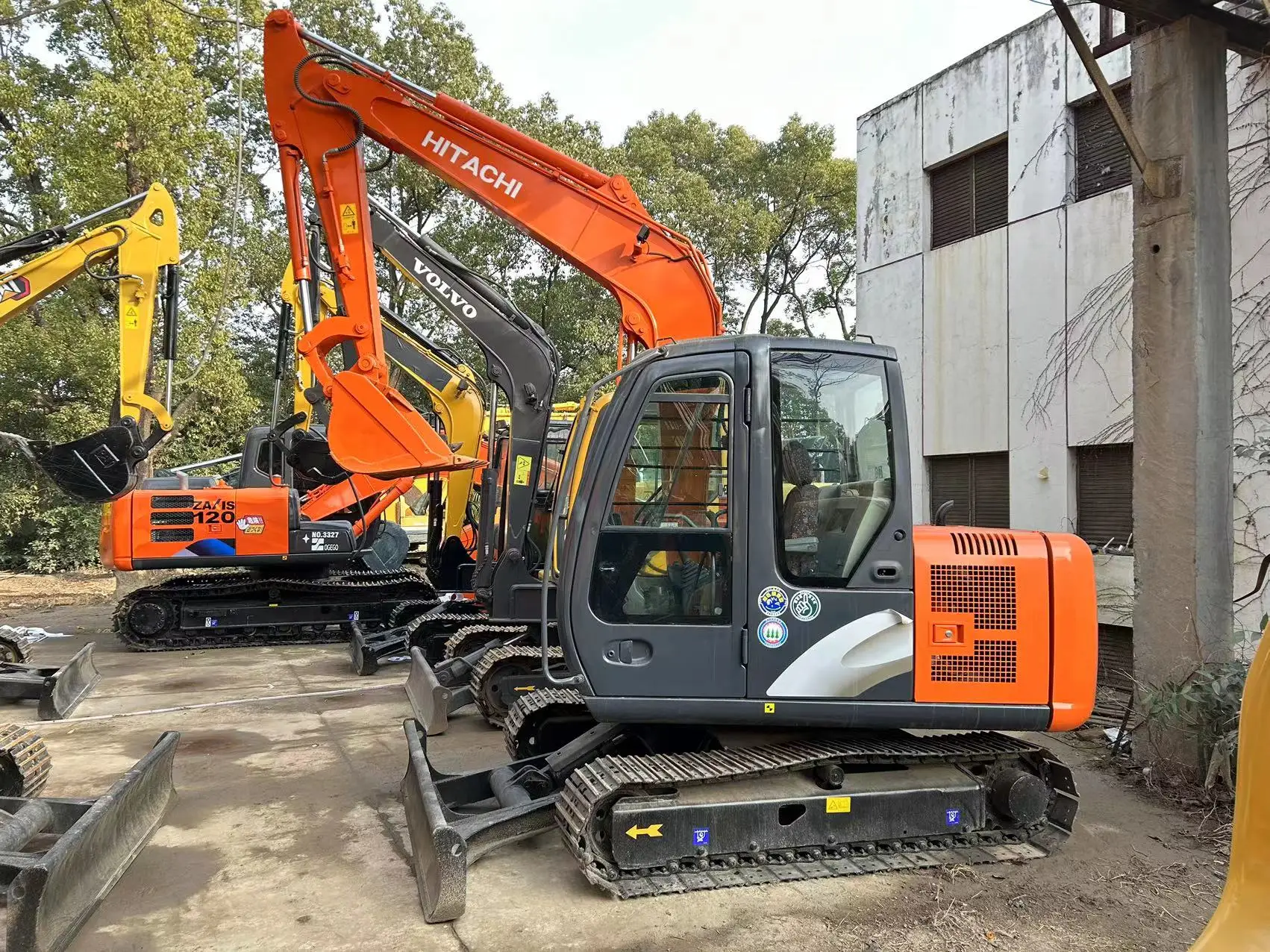 Used Hitachi Excavator Zx60 Japan Import Earth Moving Machine 6ton Mini ...