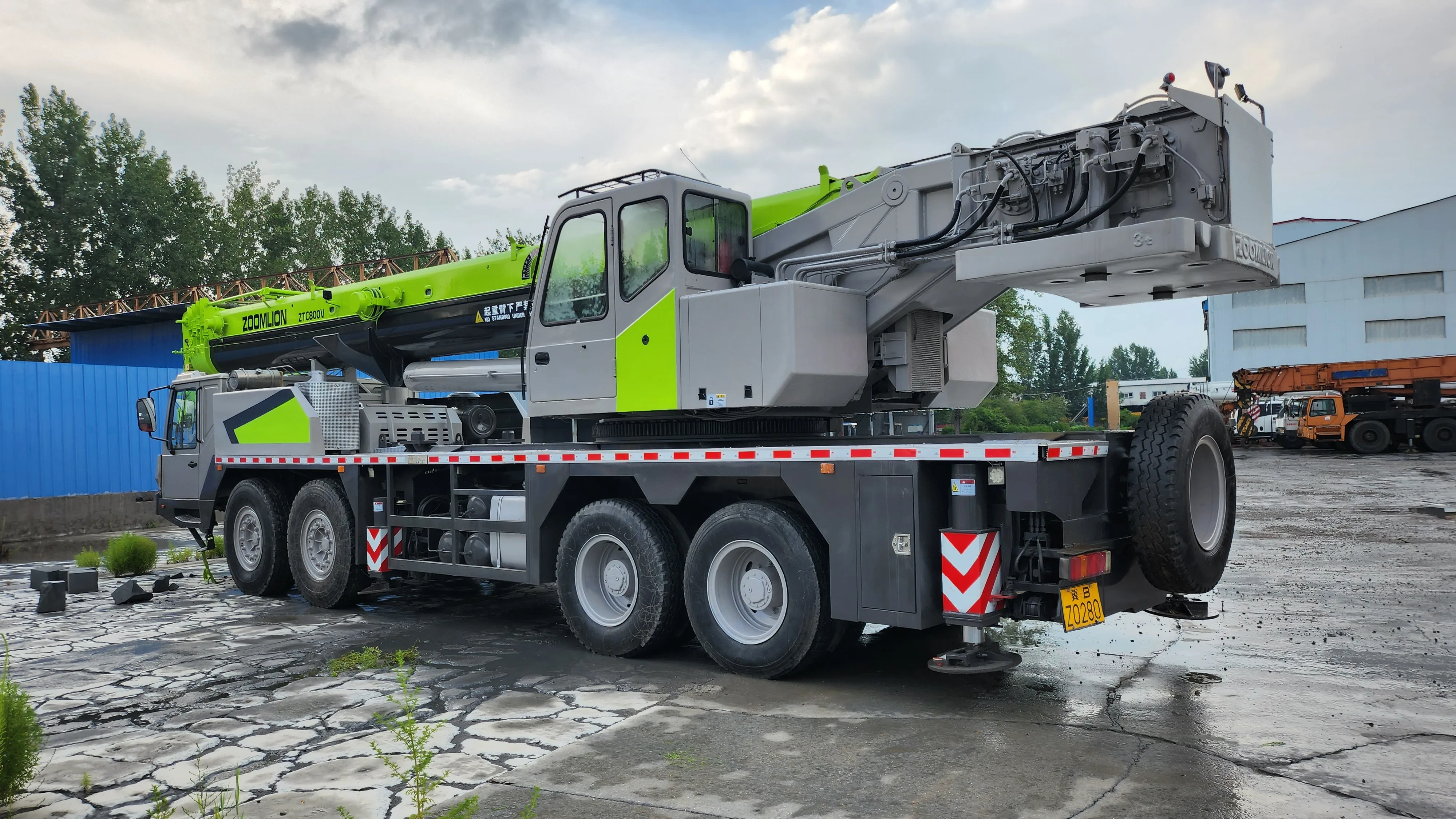 Used Zhonglian Truck Crane 80,Used Zoomlion Vehicles 100 Ton 300ton ...