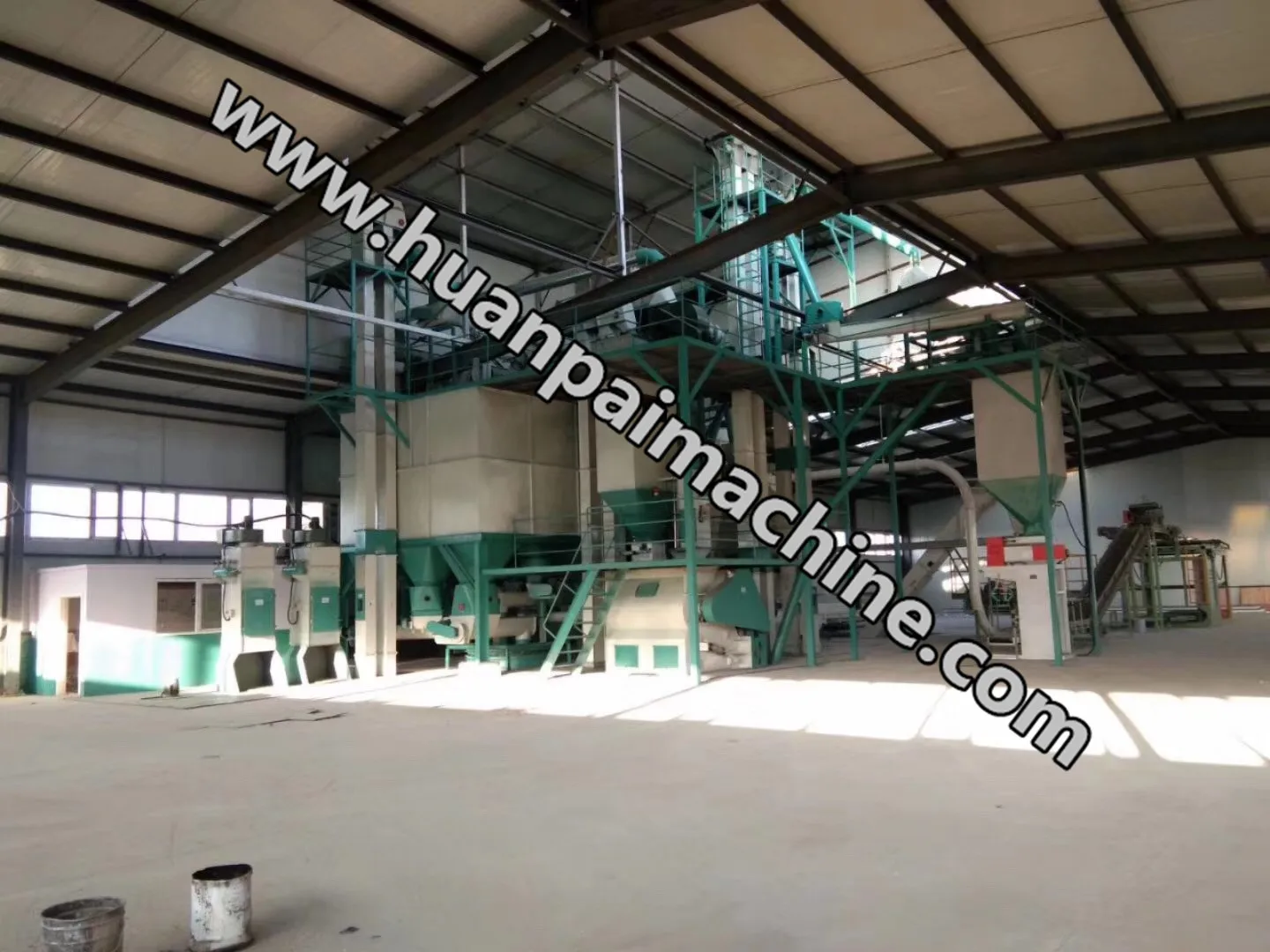 1-5 Ton per Hour Feed Processing Machines - Poultry Feed Plant