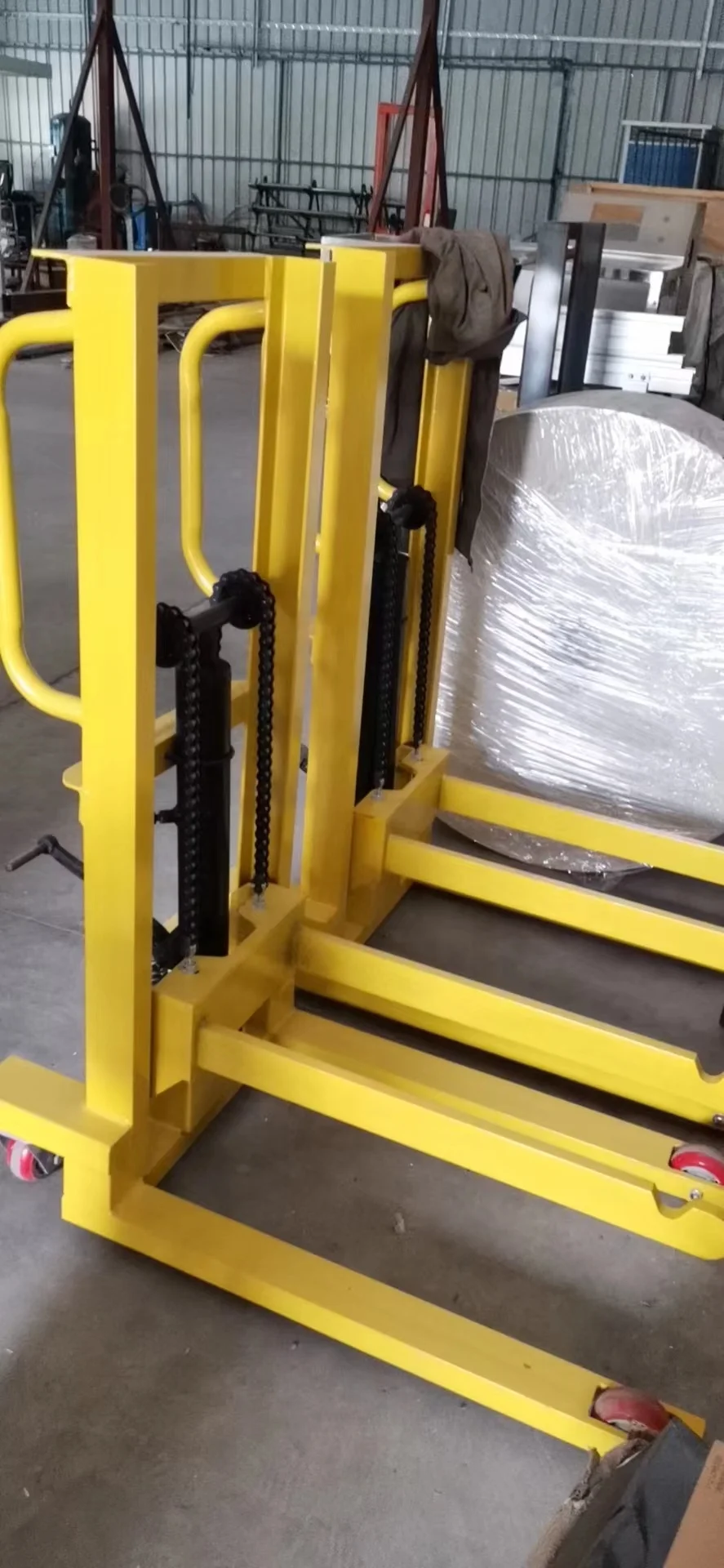 Oem Manual Paper Roll Forklift Trolley For Packaging - Buy Pack N Roll ...