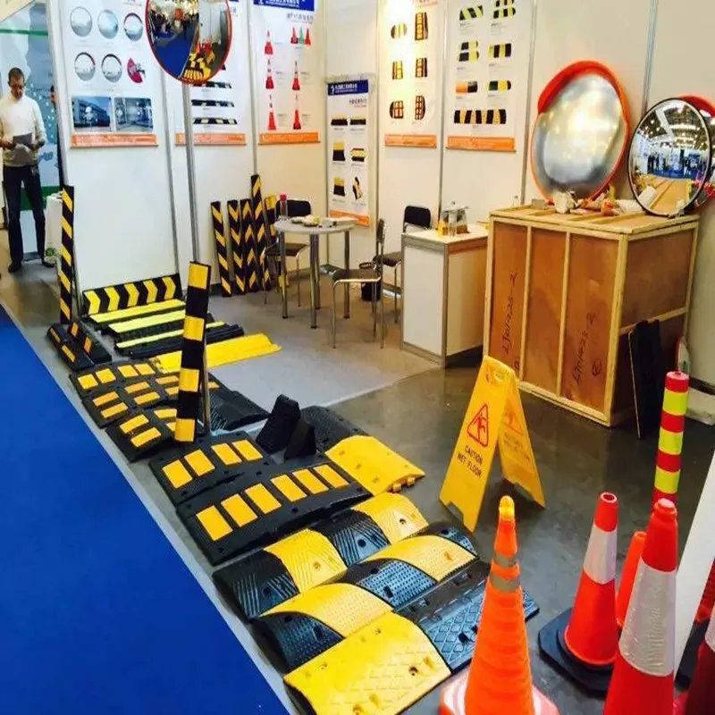 1150mm T-top Bollard Height Plastic Traffic Barrier Crash Barrier With ...