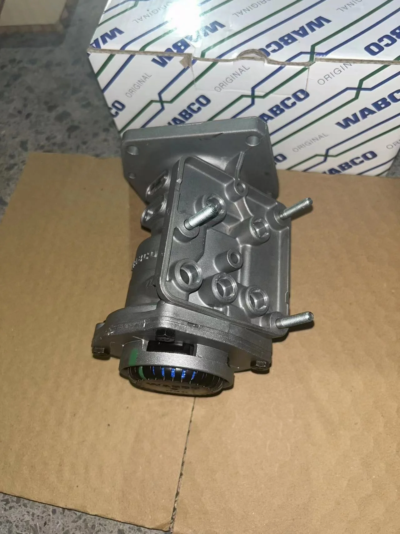 Wabco 4613151800 1504971 10571189 1324662 1324663 1324664 Foot Brake ...