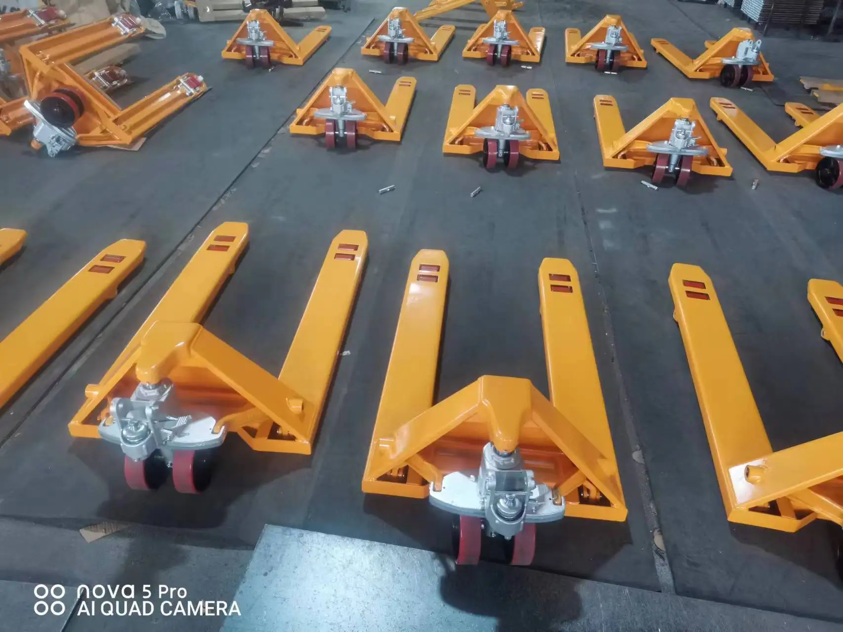 HELI 2T Manual Hand Pallet Truck - Heavy Duty Hydraulic Pump Jack for ...