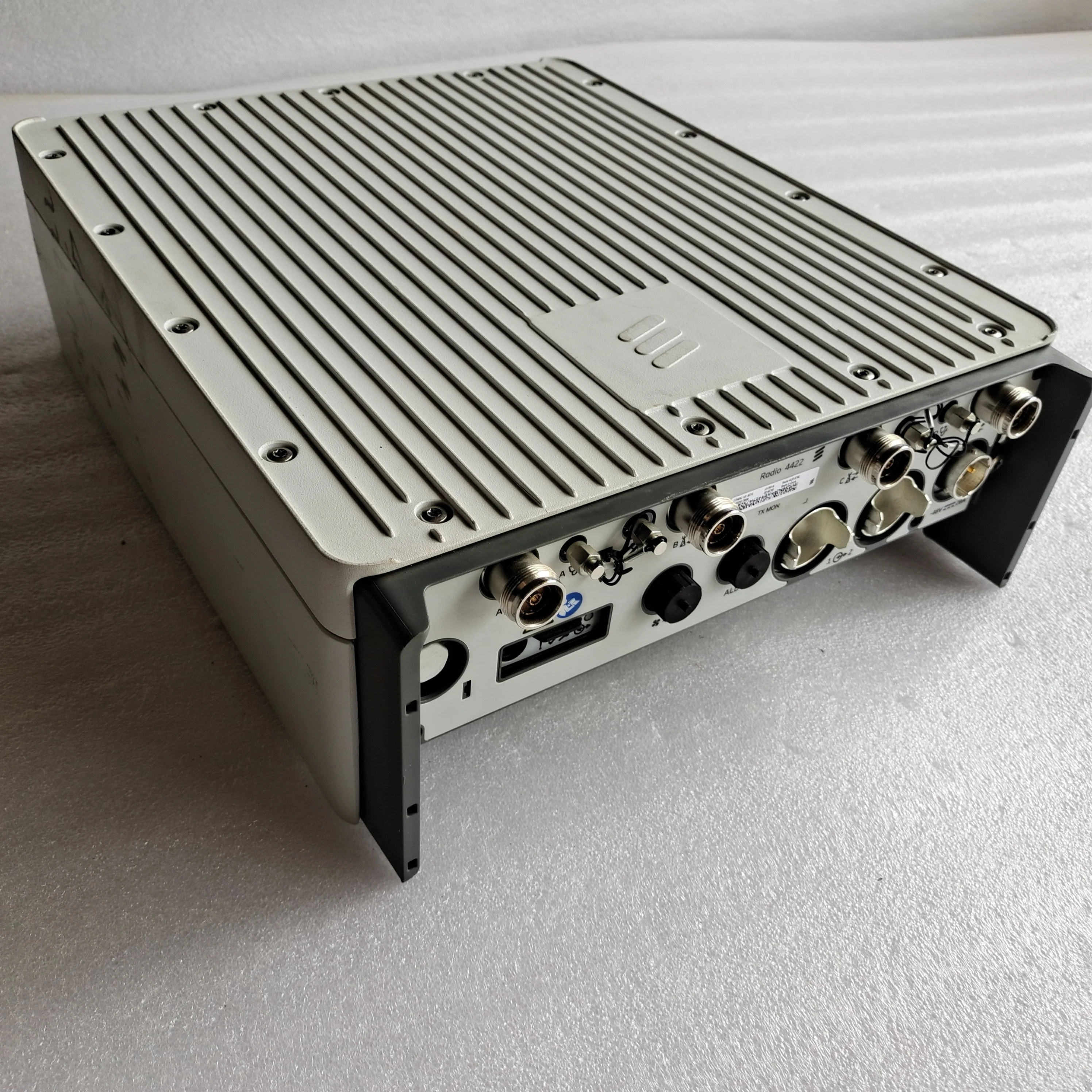 Ericsson Radio 4422 B78G KRC 161 827/2 - Reliable Radio Unit