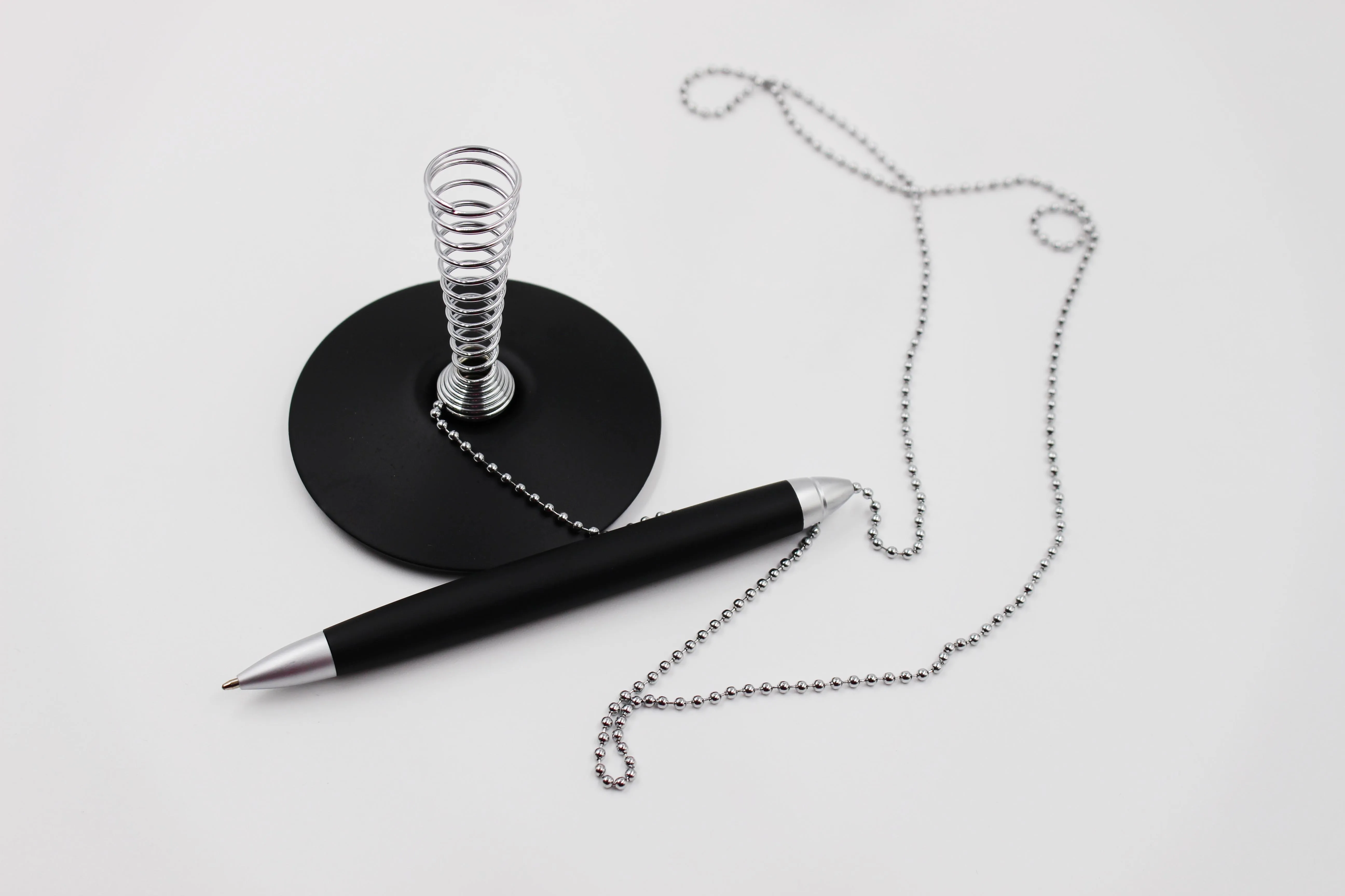 Metal Desk Pen Bead Chain Ballpoint Pens With Metal Circular Base Pens ...