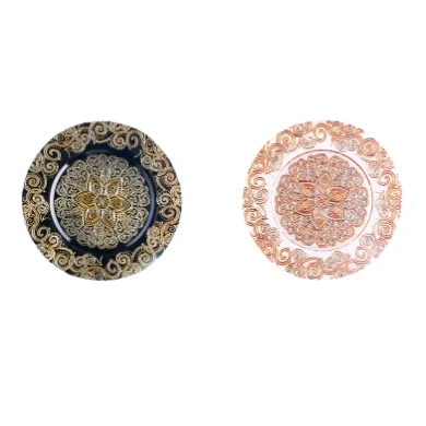 The Restaurant Uses Transparent Decorative Loose Wedding Glass Plates ...