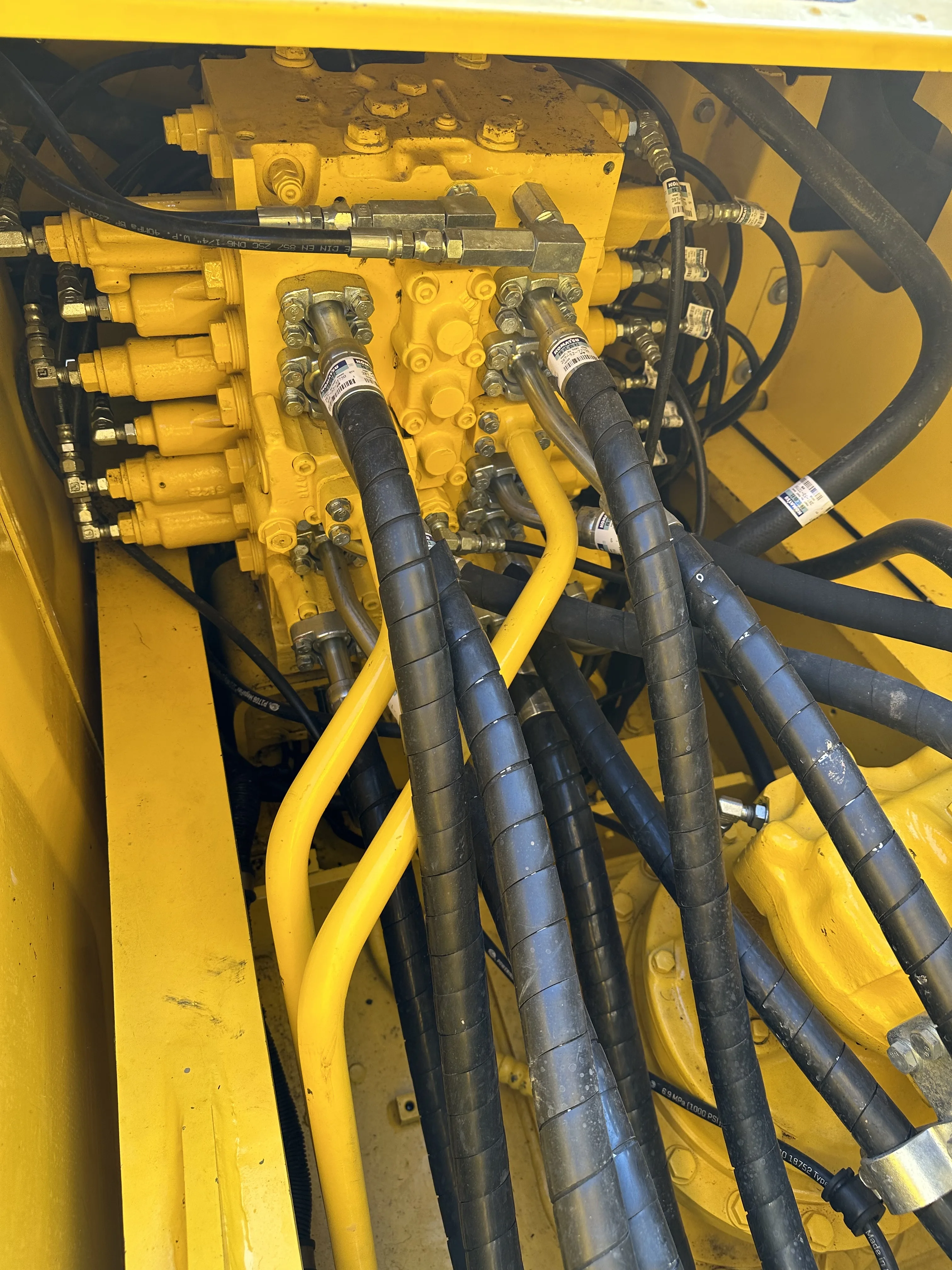 Japan Made 96% New Komatsu Pc200-8 Reasonable Price Medium Size 20 Ton Hydraulic Crawler ...