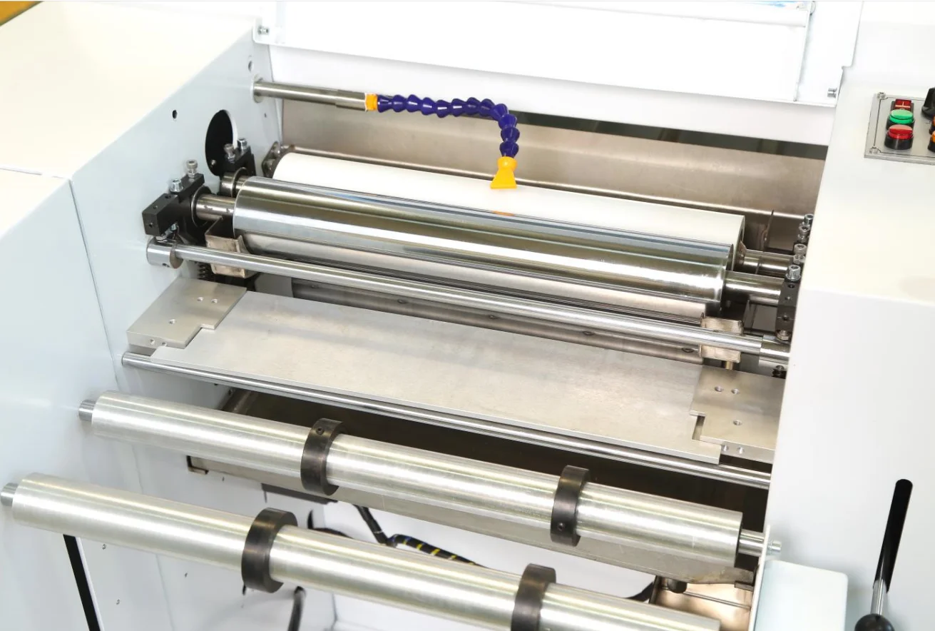 Automatic Label Uv Varnishing Machine For 350mm Max. Label Width - Buy ...