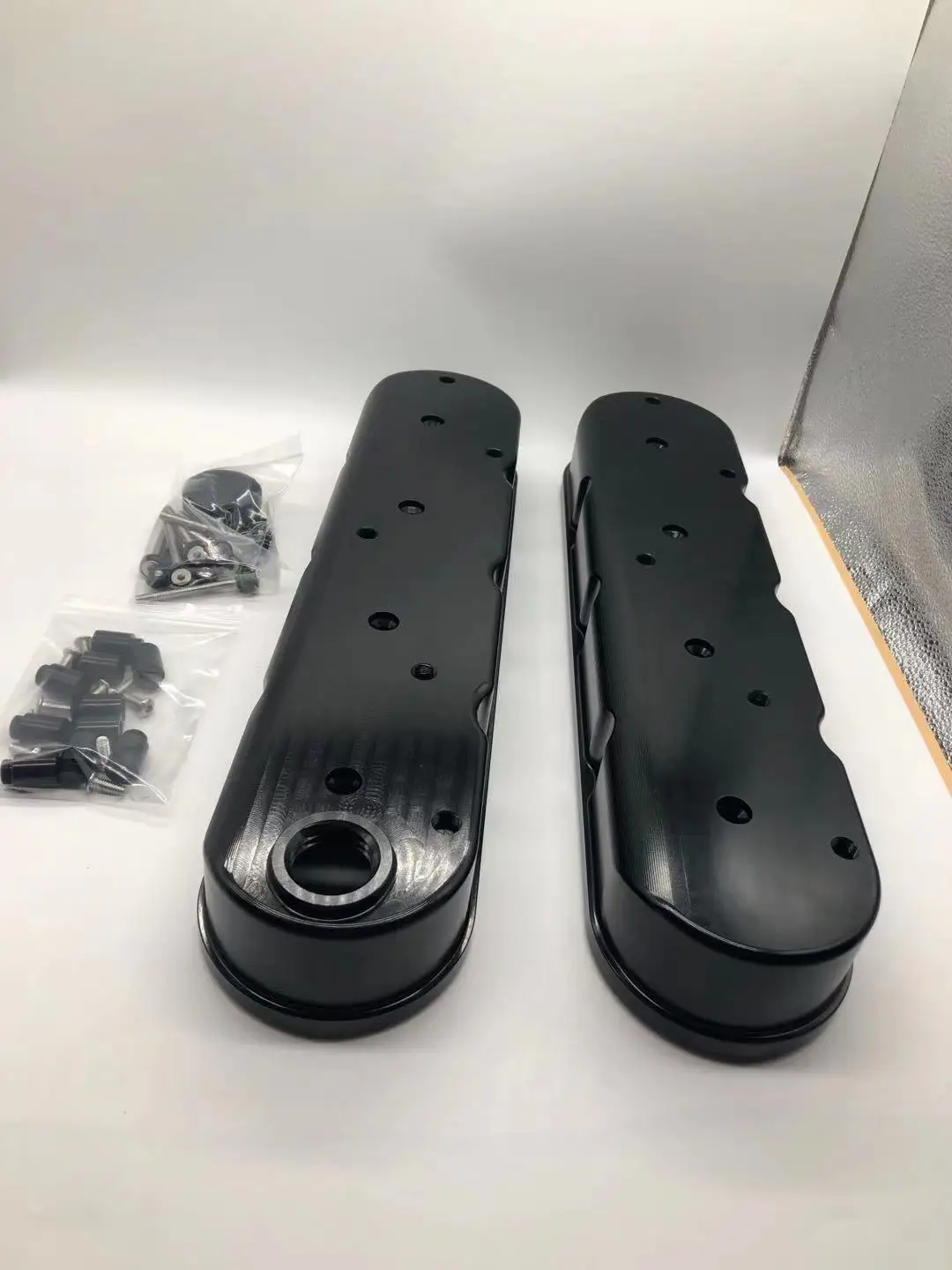 Custom LS3 Billet Valve Covers for Chevrolet 10 Série Pickup