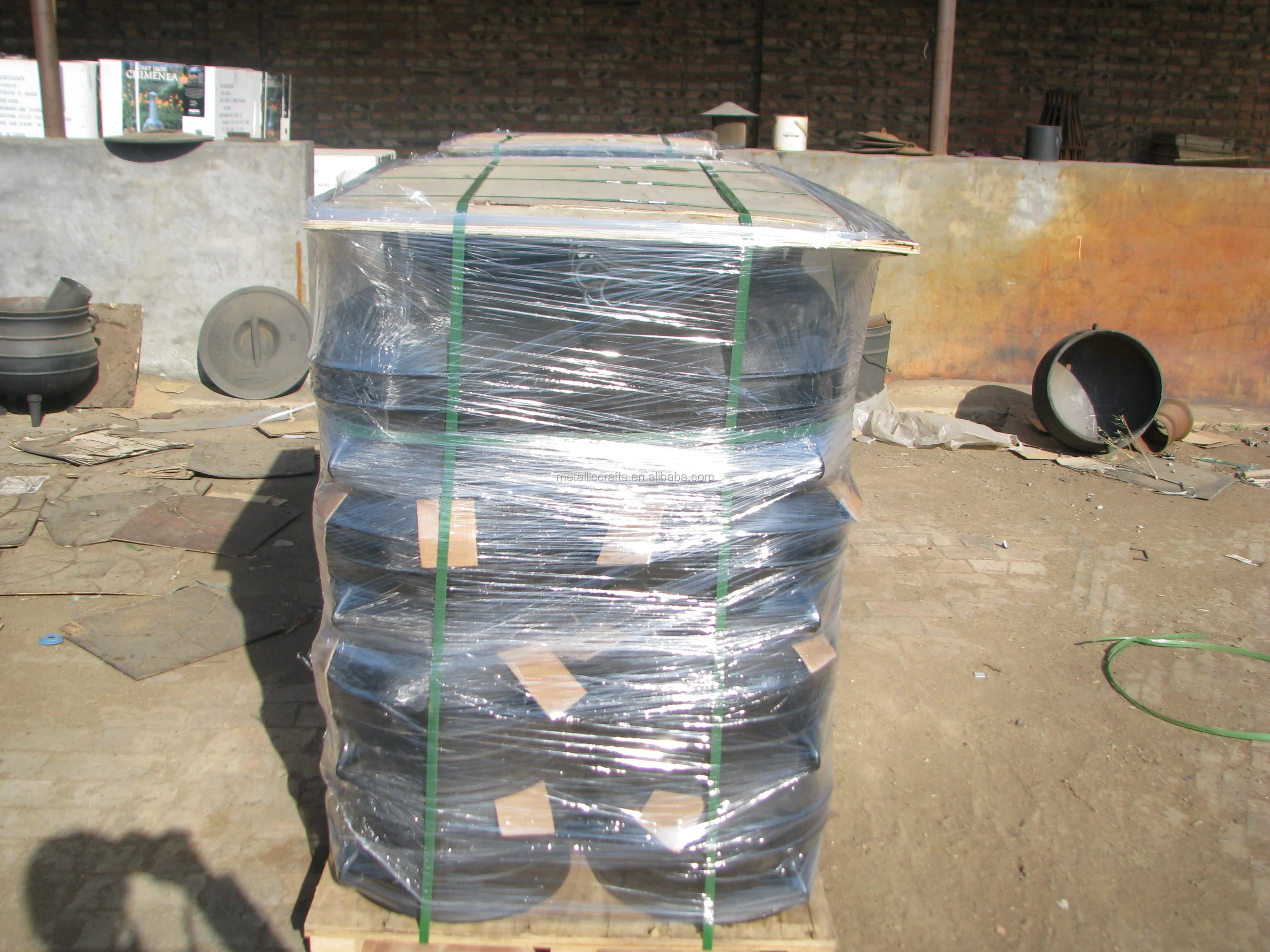 3 Legs Potjie Pot Cast Iron - Perfect for Camping Cooking