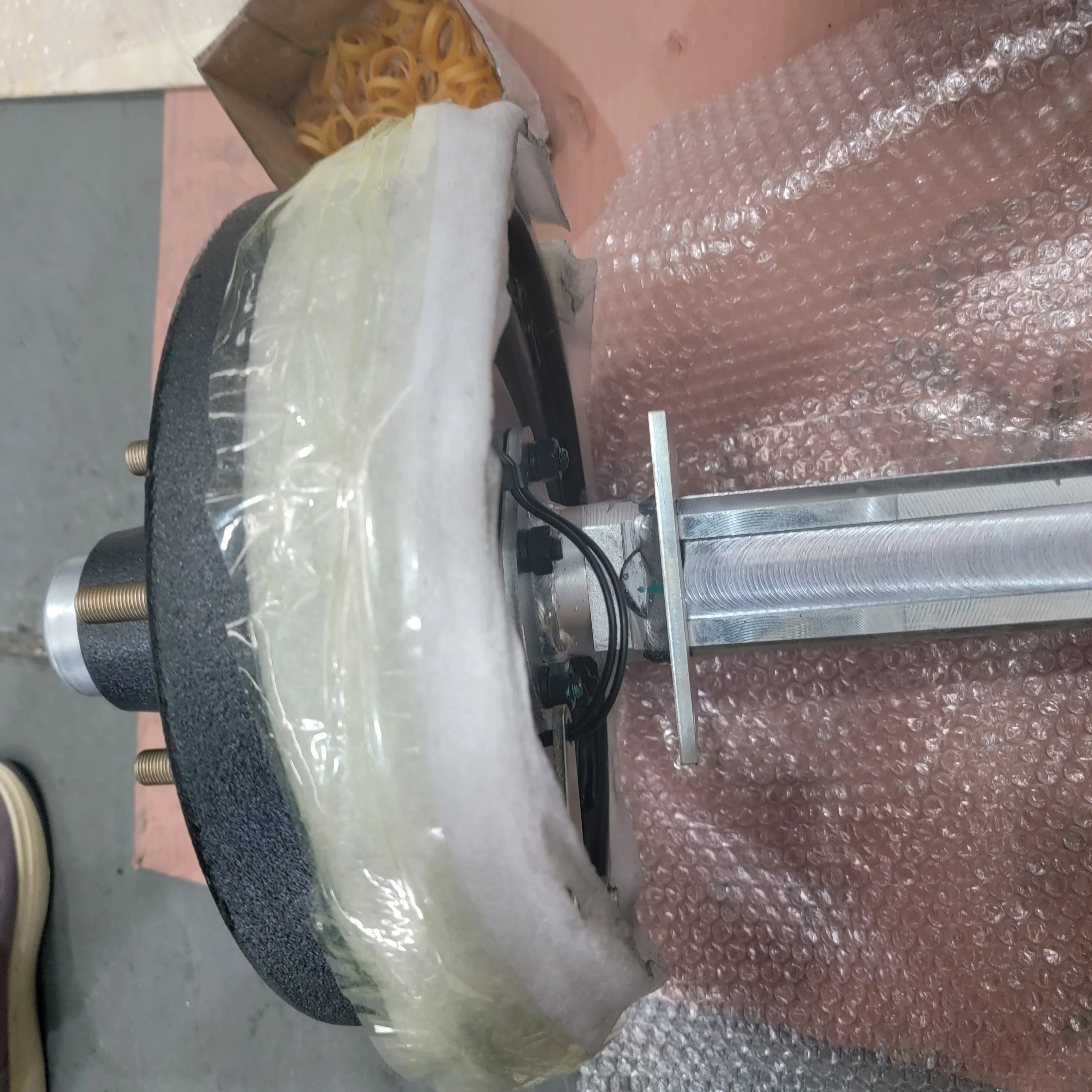 60*480mm Trailer Axle Spindles 9k 10k 15k 5 Lug Trailer Hub And Spindle ...