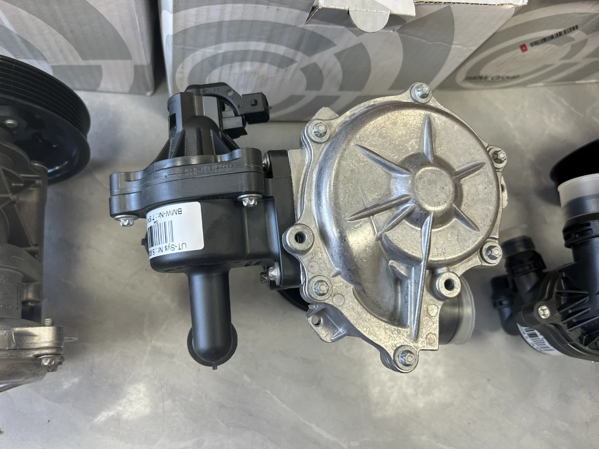 Auto Parts Water Pump Assembly 11517574119 For Bmw E90 E91 E92 E93 Oe ...