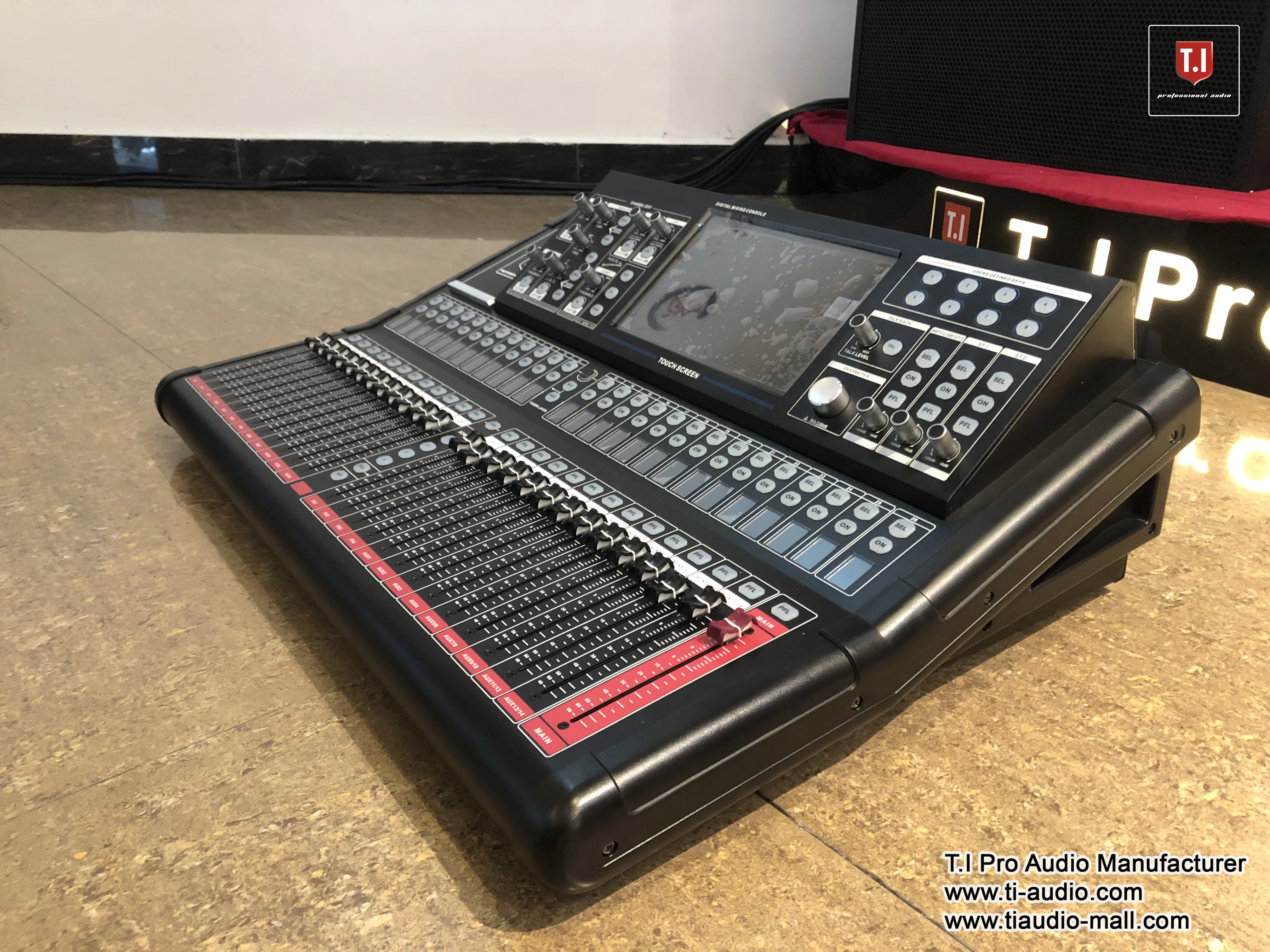 Soundcraft Ui24R 24-Channel Digital Mixer Console | Professional Audio ...