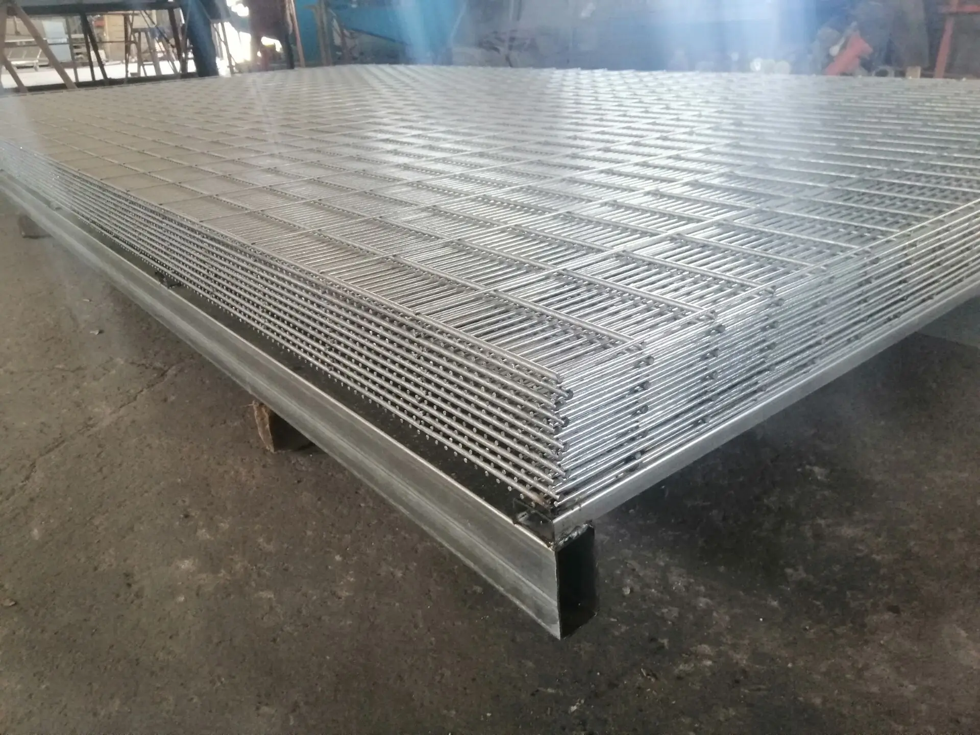 Welded Wire Mesh Aviary Panels - Durable and Versatile