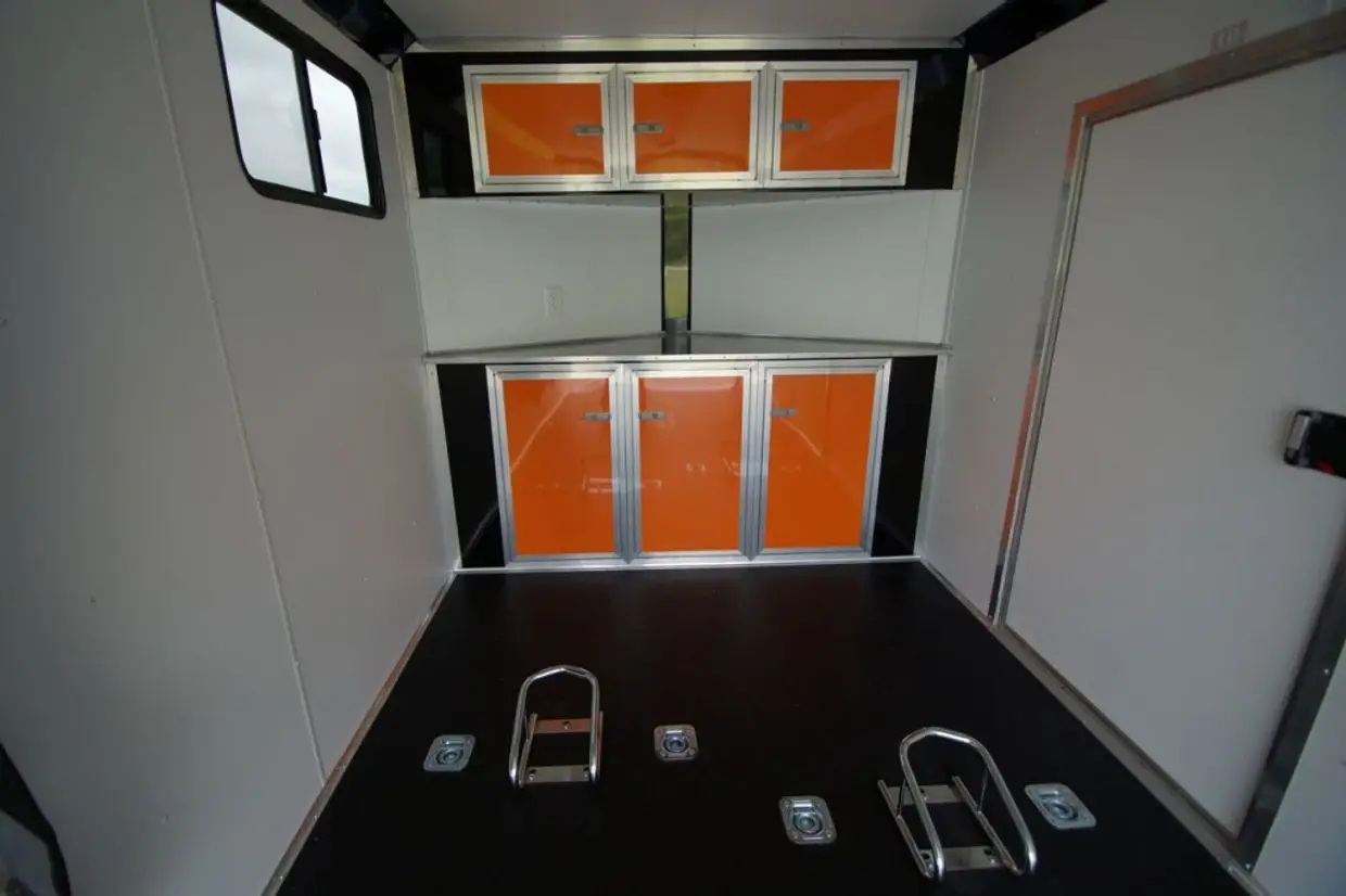 Rv Travel Caravan With Pop Out Beds | Enclosed Motorhome & Cargo ...