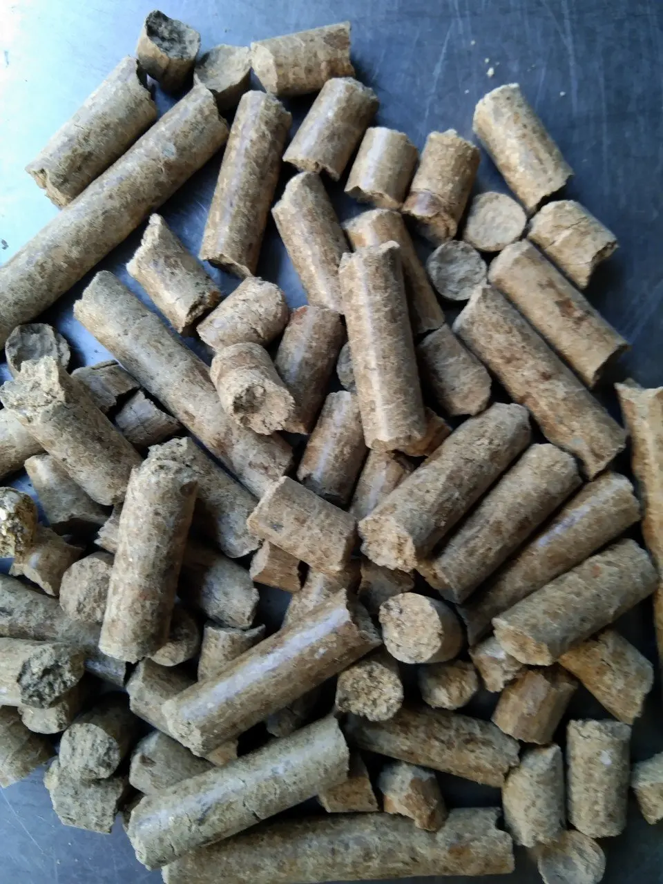 Vietnamese Top Products Dried Tapioca Residue Pellet Grade Feed Grade ...