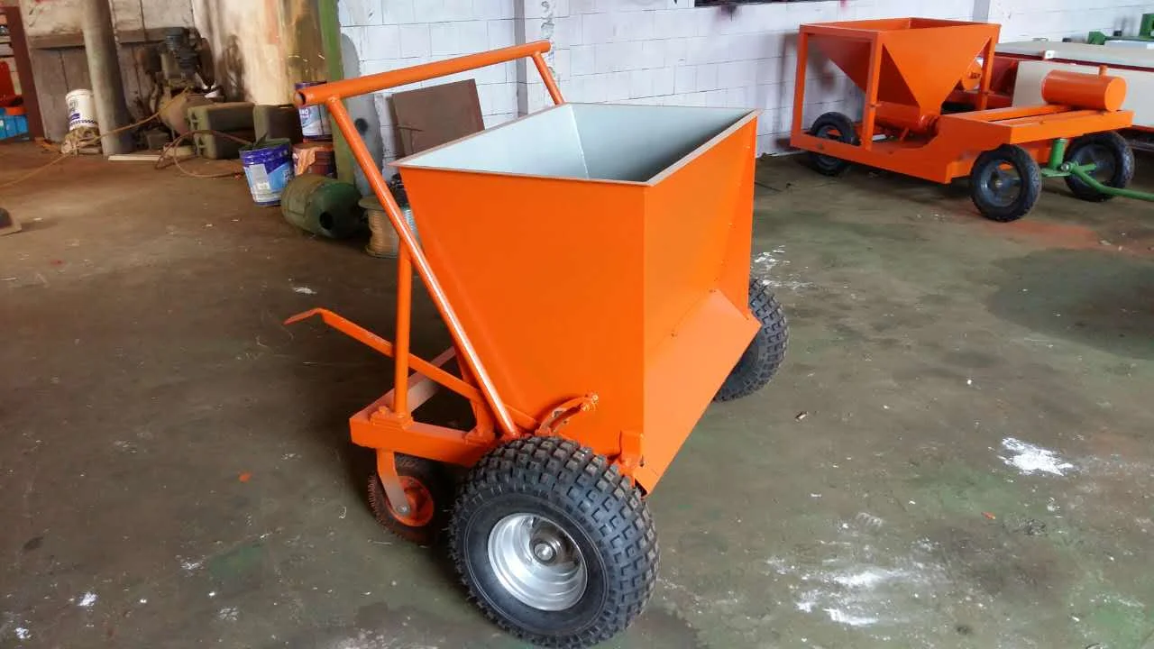 Manual Pushing Sand Filling Cart Artificial Lawn Sanding Four Wheel ...