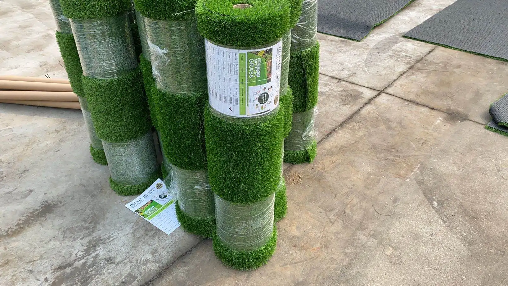 UNI Black Color Artificial Turf with High Density for Gym Golf Putting ...