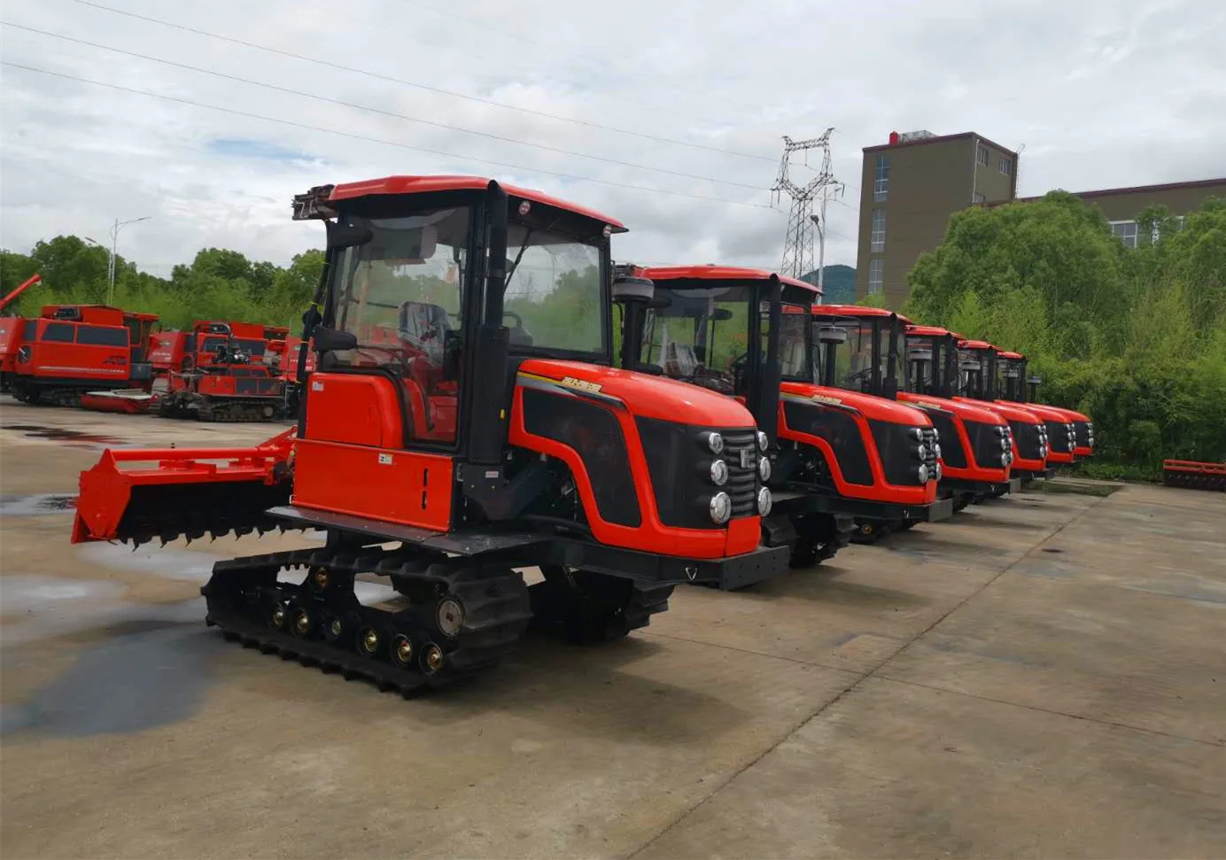 Small Farm Tractors with Rubber Tracks - High Productivity