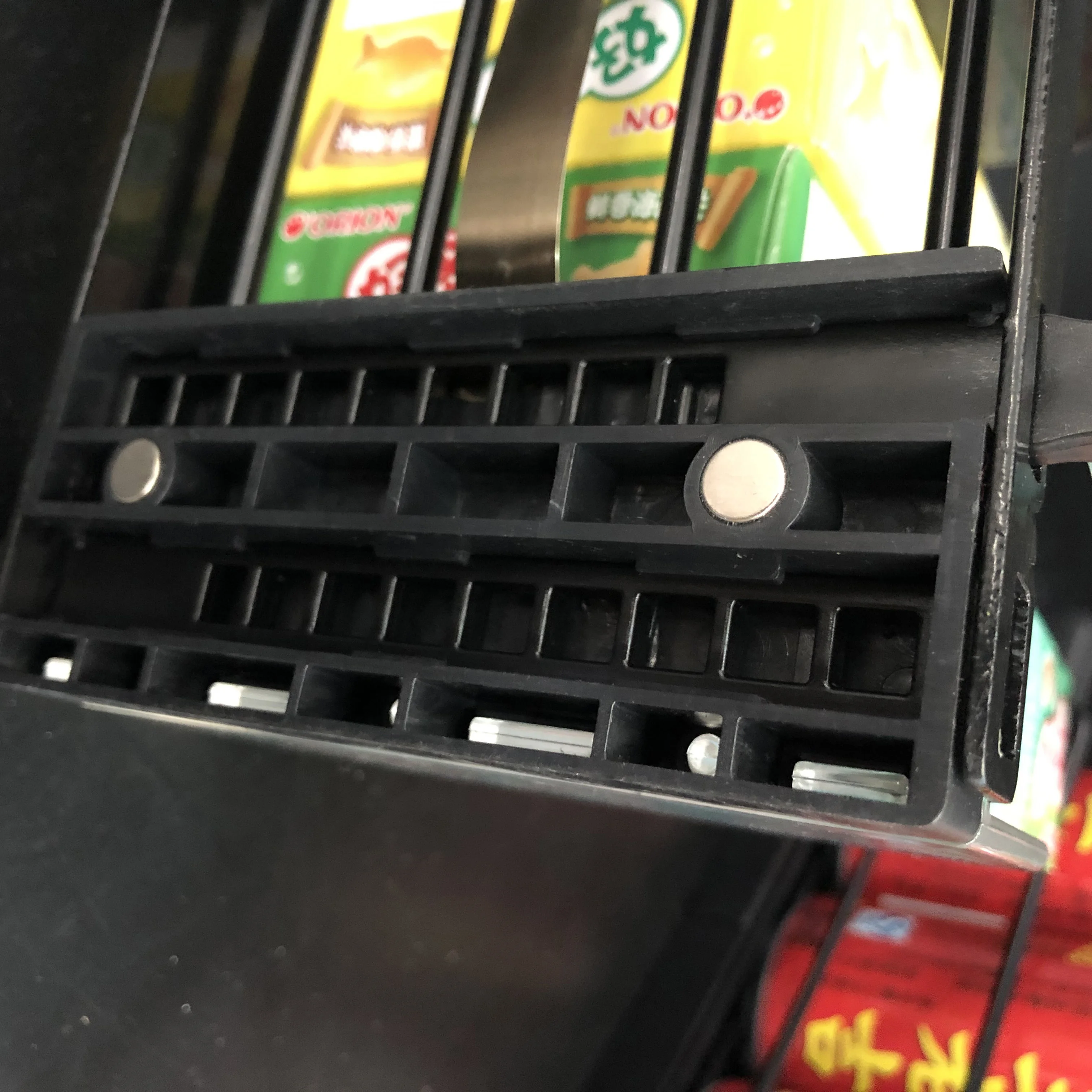 Supermarket Retail Magnetic Metal Shelf Spring Loaded Pusher System ...