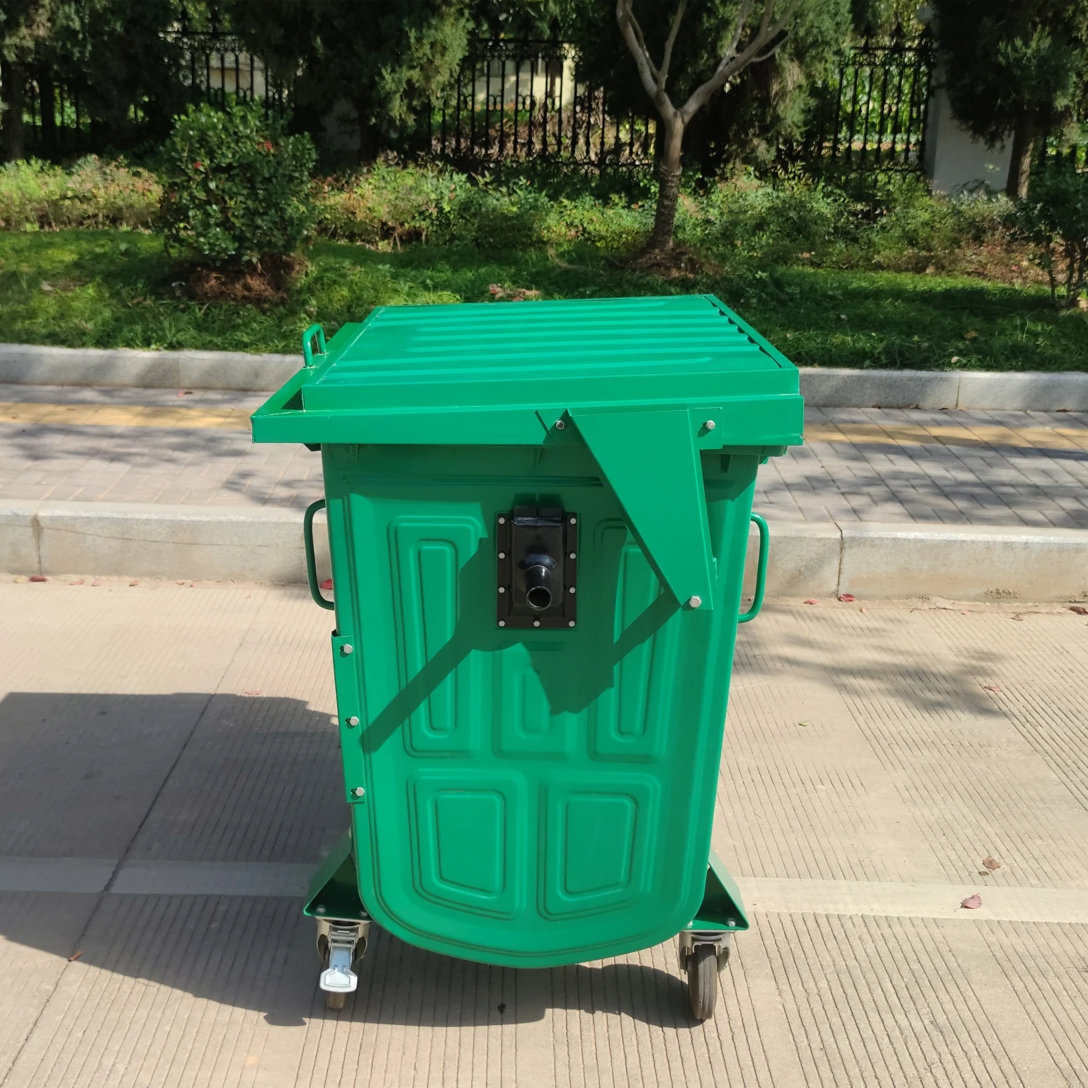 770L Galvanized Metal Garbage Waste Bin Trash Can - Durable & Sustainable