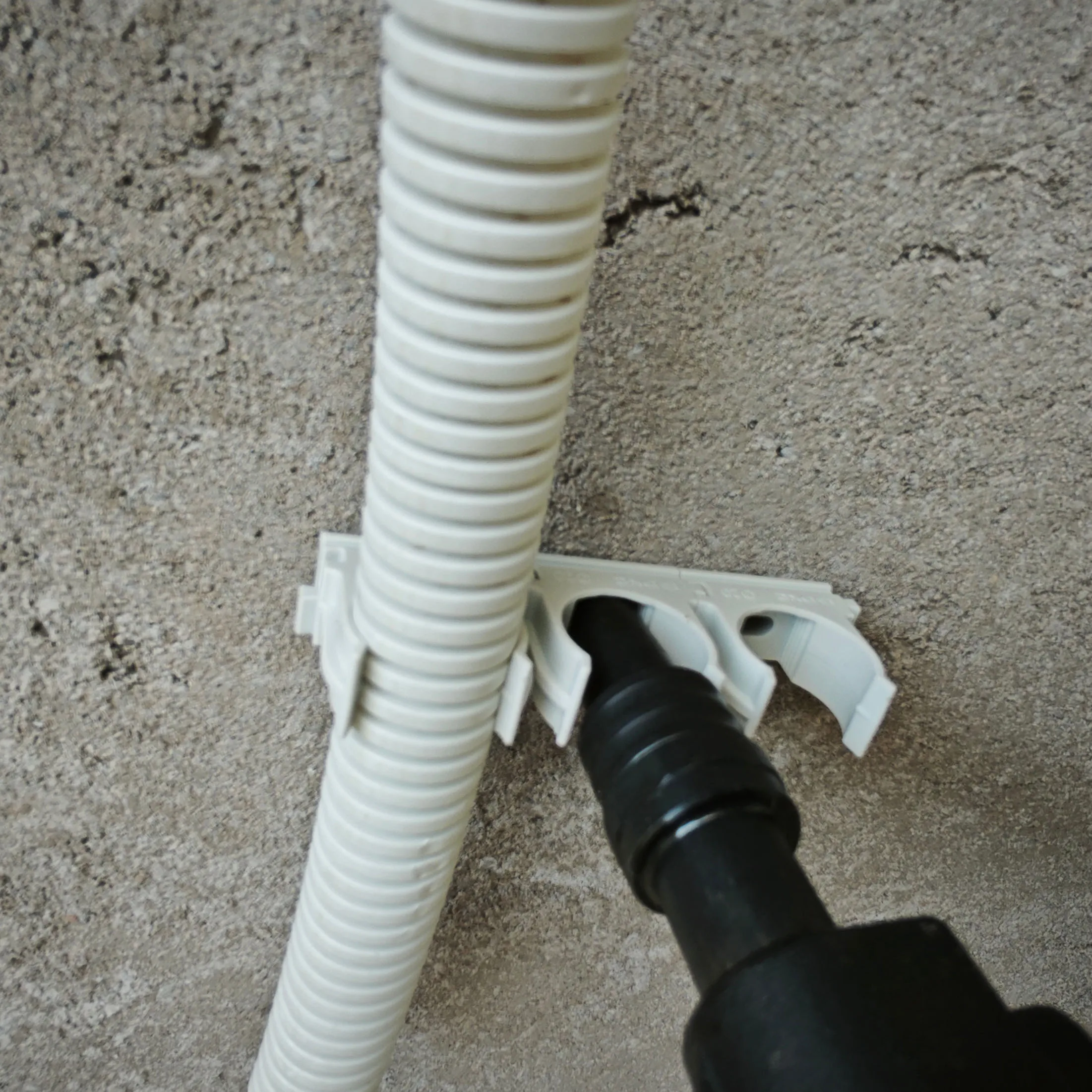 16mm Plastic Pipe Clamp for Gas Mounting Conduit Clip Fastener Clip