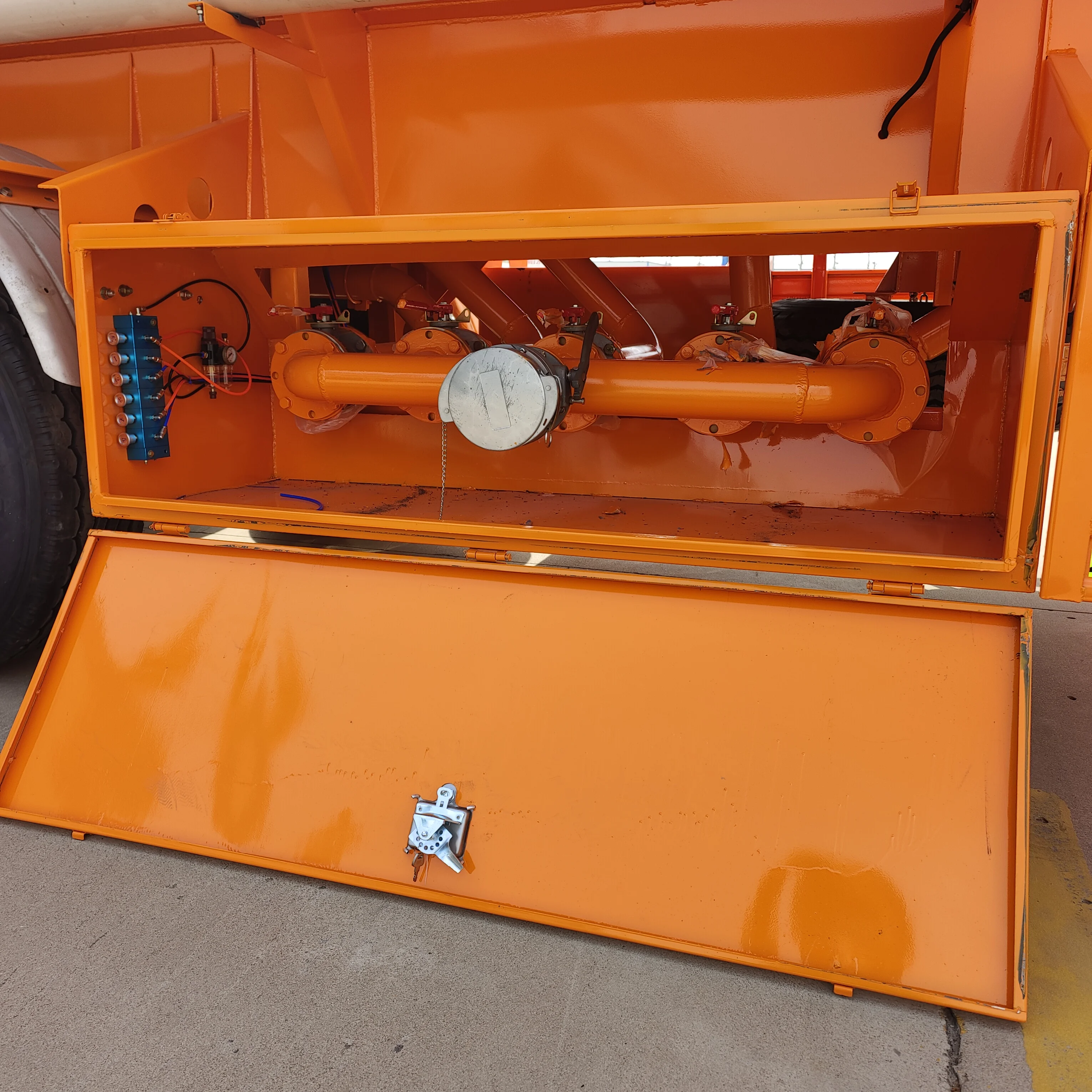 High Quality 3-axis 42000l Diesel & Gasoline Tank Truck Trailers ...