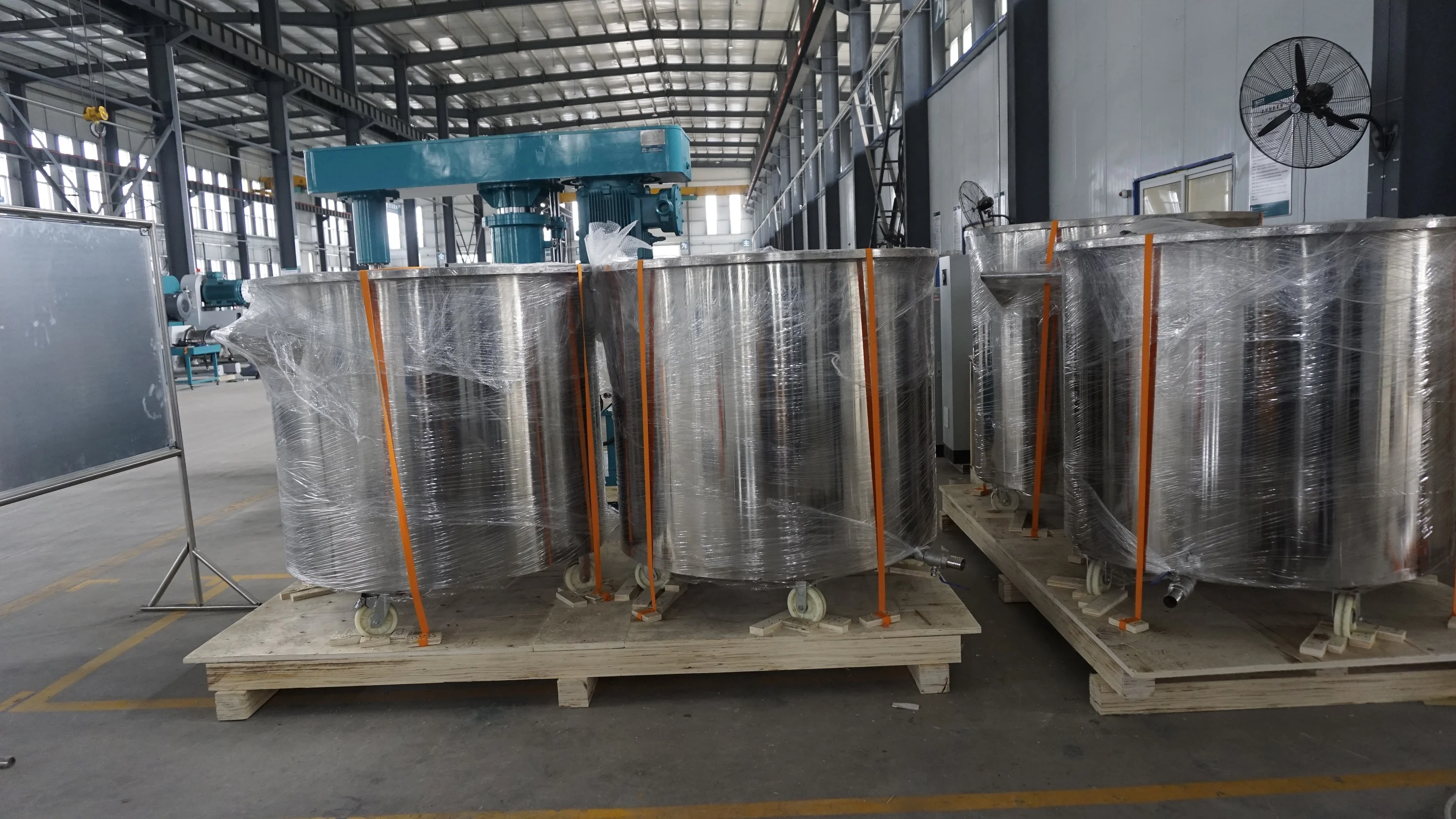 450L Movable Stainless Steel Tank - Durable & Versatile