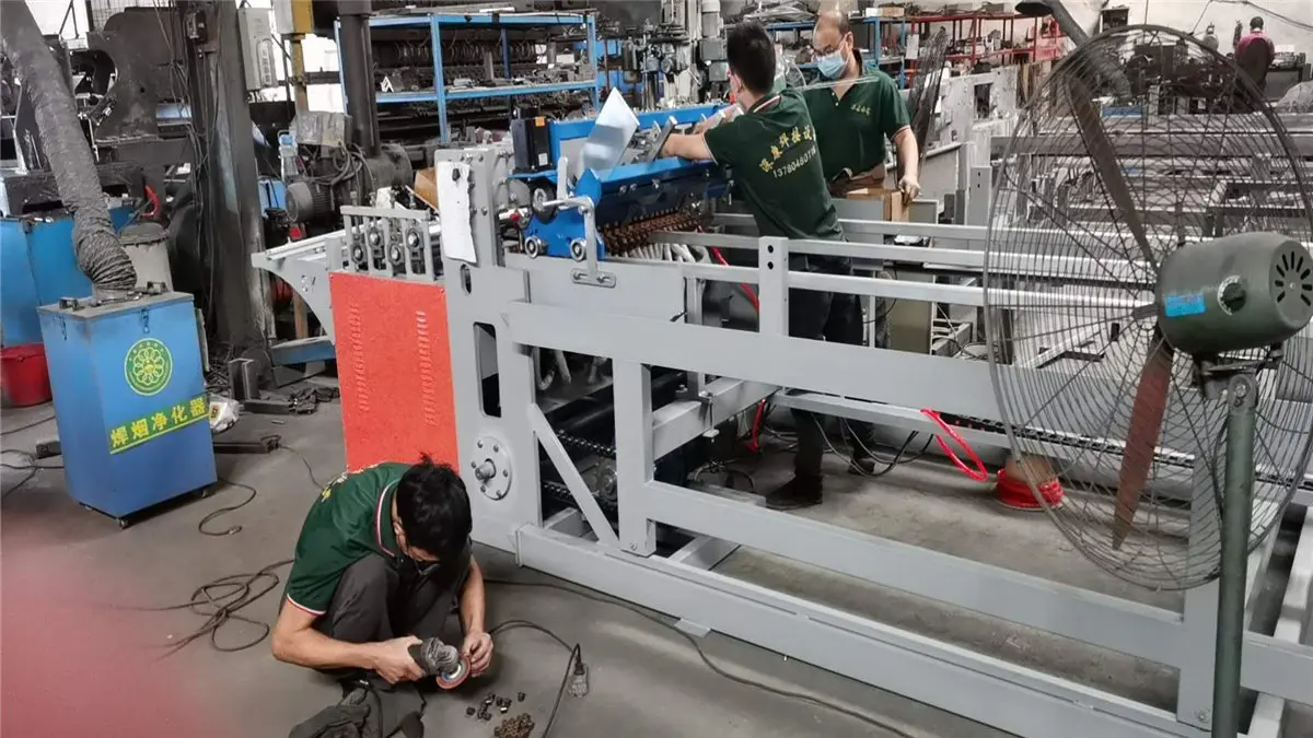 Galvanized Iron Hot Rolled Gi Welded Wire Mesh Sheet Machine Low Price ...