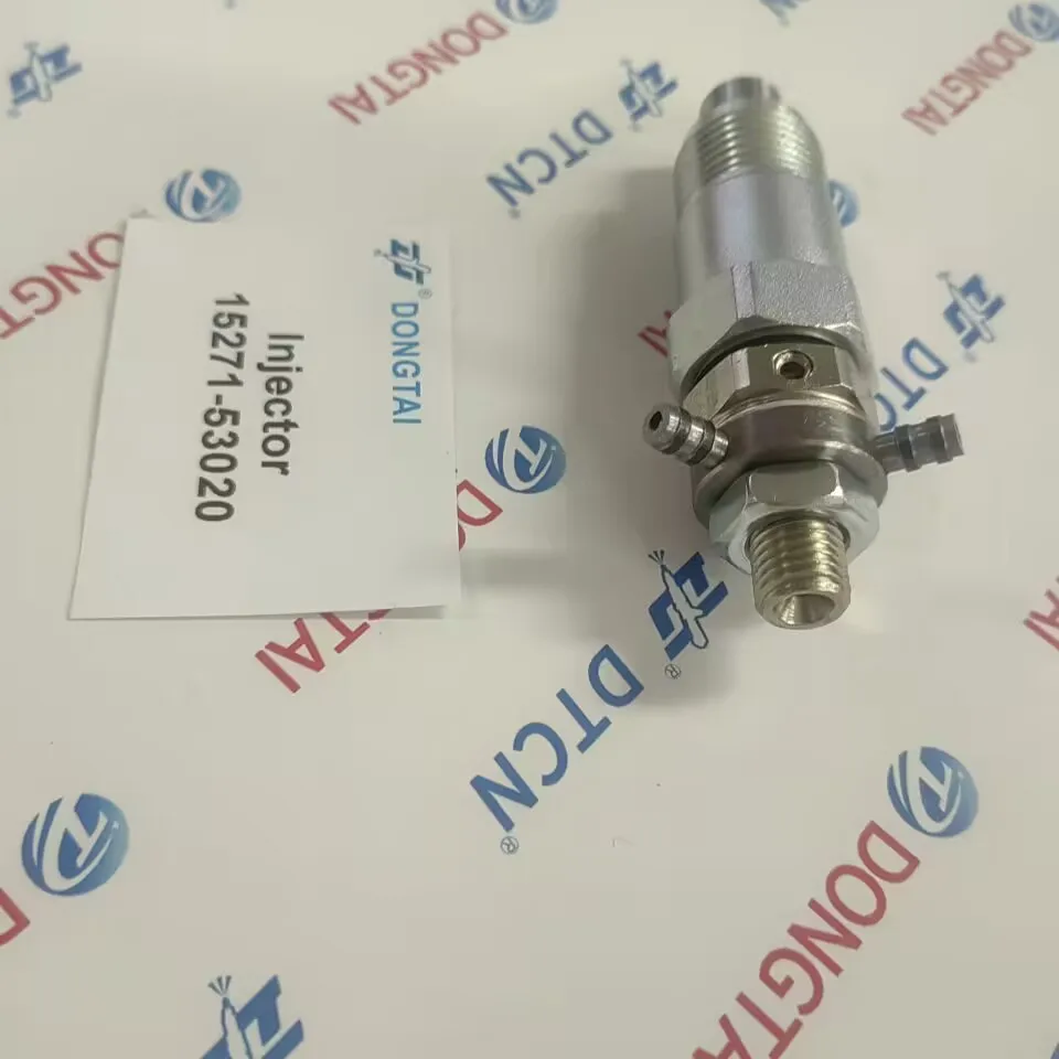 Fuel Injector 15271-53020 For Kubota D750 D850 D950 D1302 D1402 V1702 ...