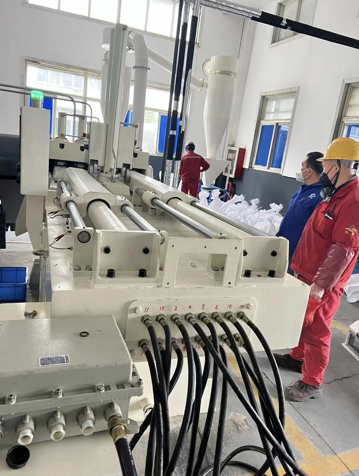 Stainless Steel New Coal Mining Rotary Table Crusher Magnesium Chips ...