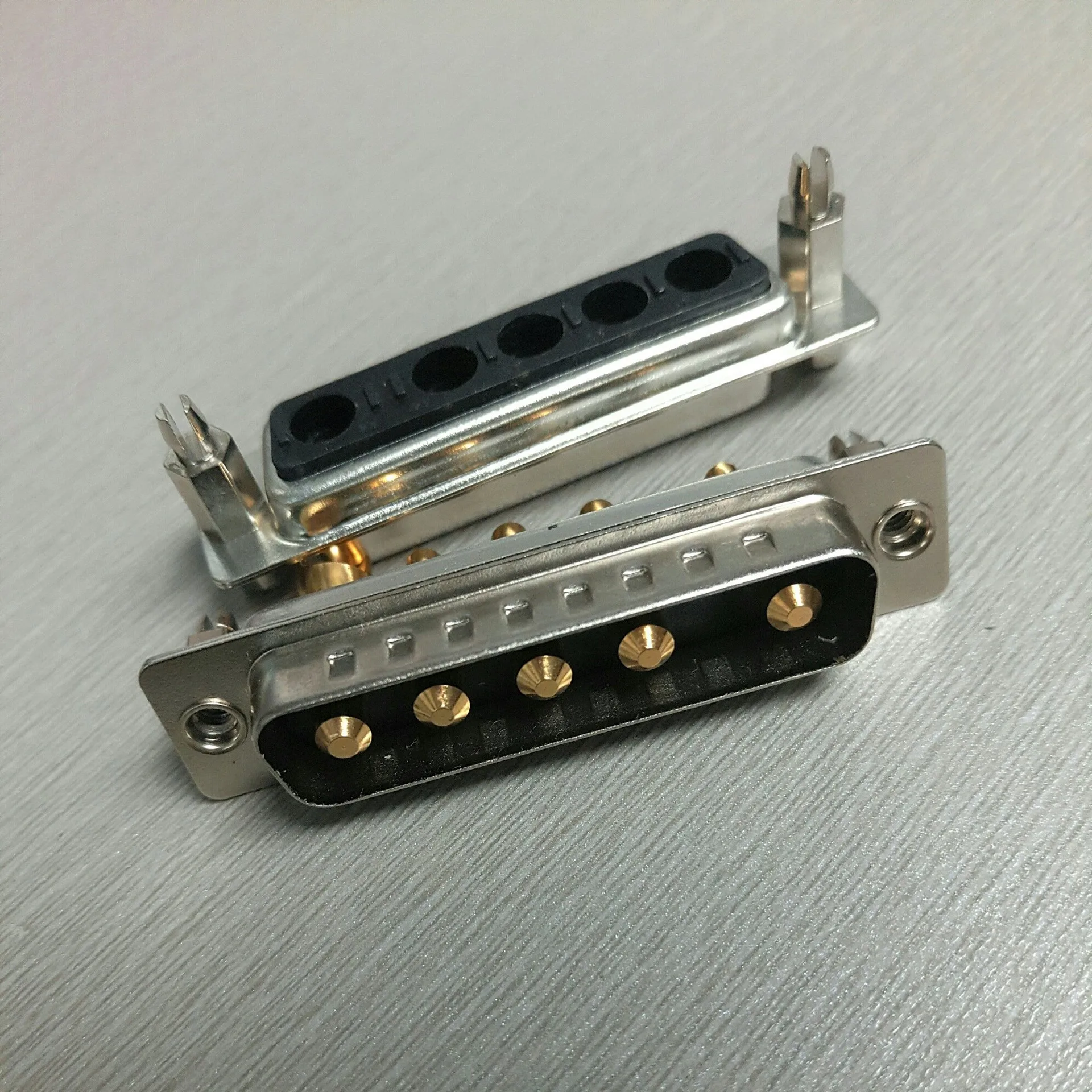 Combo D Sub 5P 5W5 Plug Connector - High Current & Reliable
