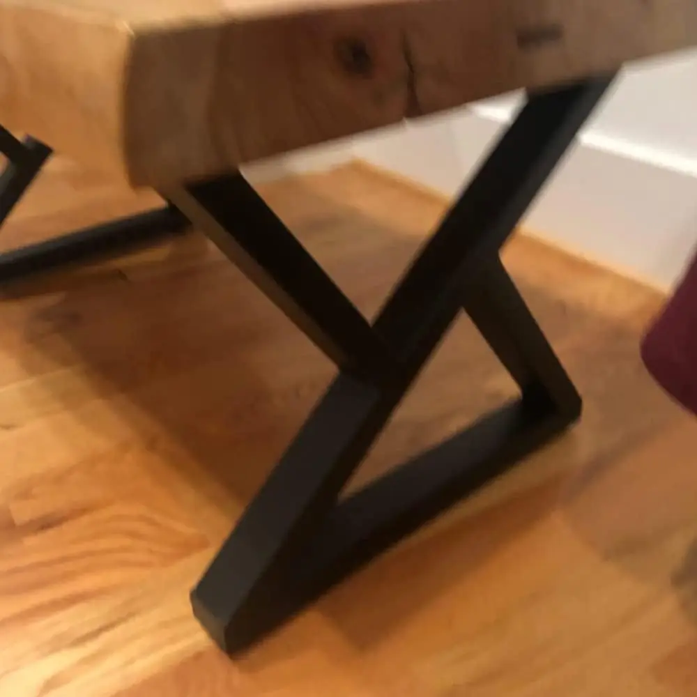 Durable Black Metal Table Legs - Perfect for Modern Designs