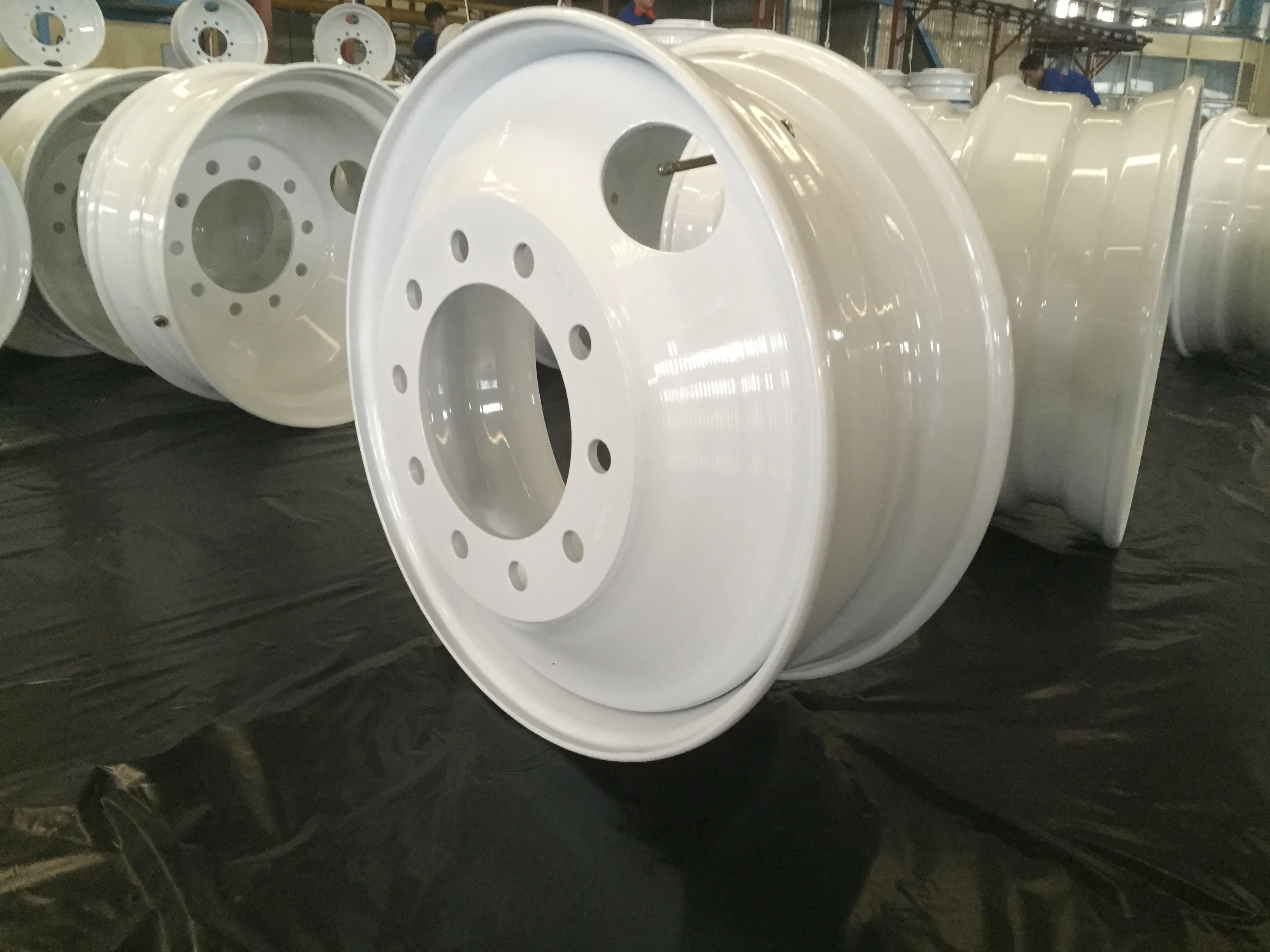 22.5x8.25 Chrome Steel Tubeless Truck Demountable Rim Wheel - Buy ...