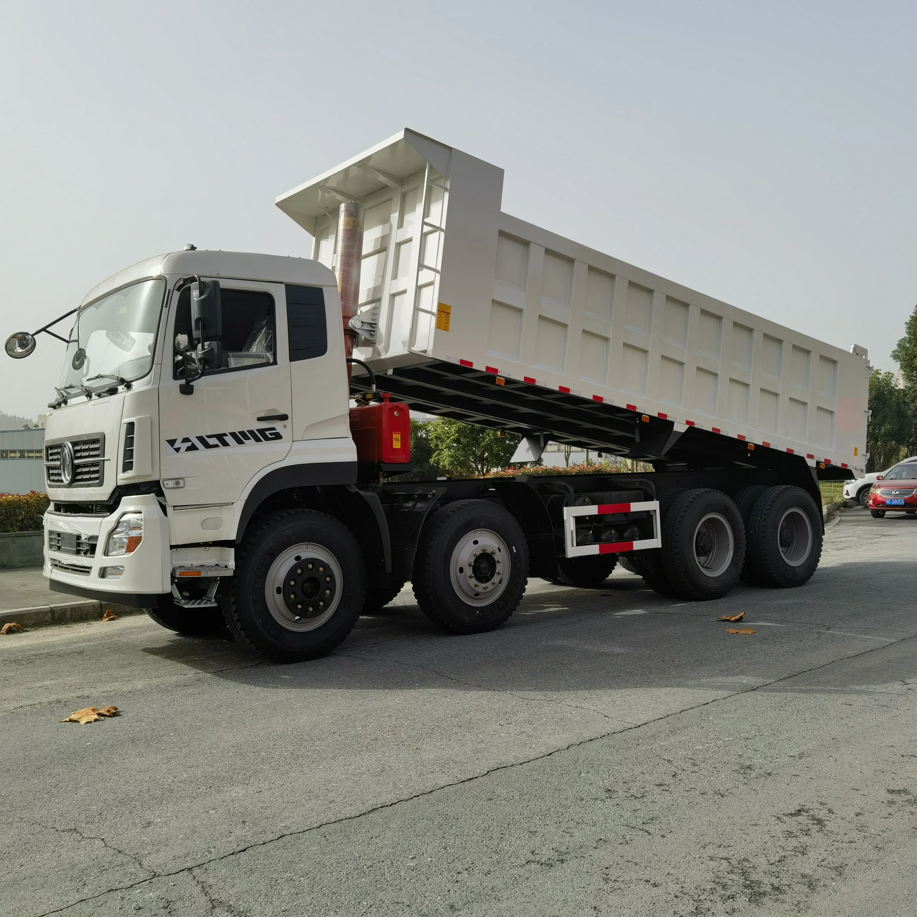 Tipper Truck Construction Truck - Buy Carg Truck 40ton 50ton 60 Ton 70ton Engineering Truck ...