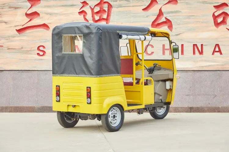 Taxi Tuk Tuk Bajaj Auto Rickshaw - Hybrid for Daily Life