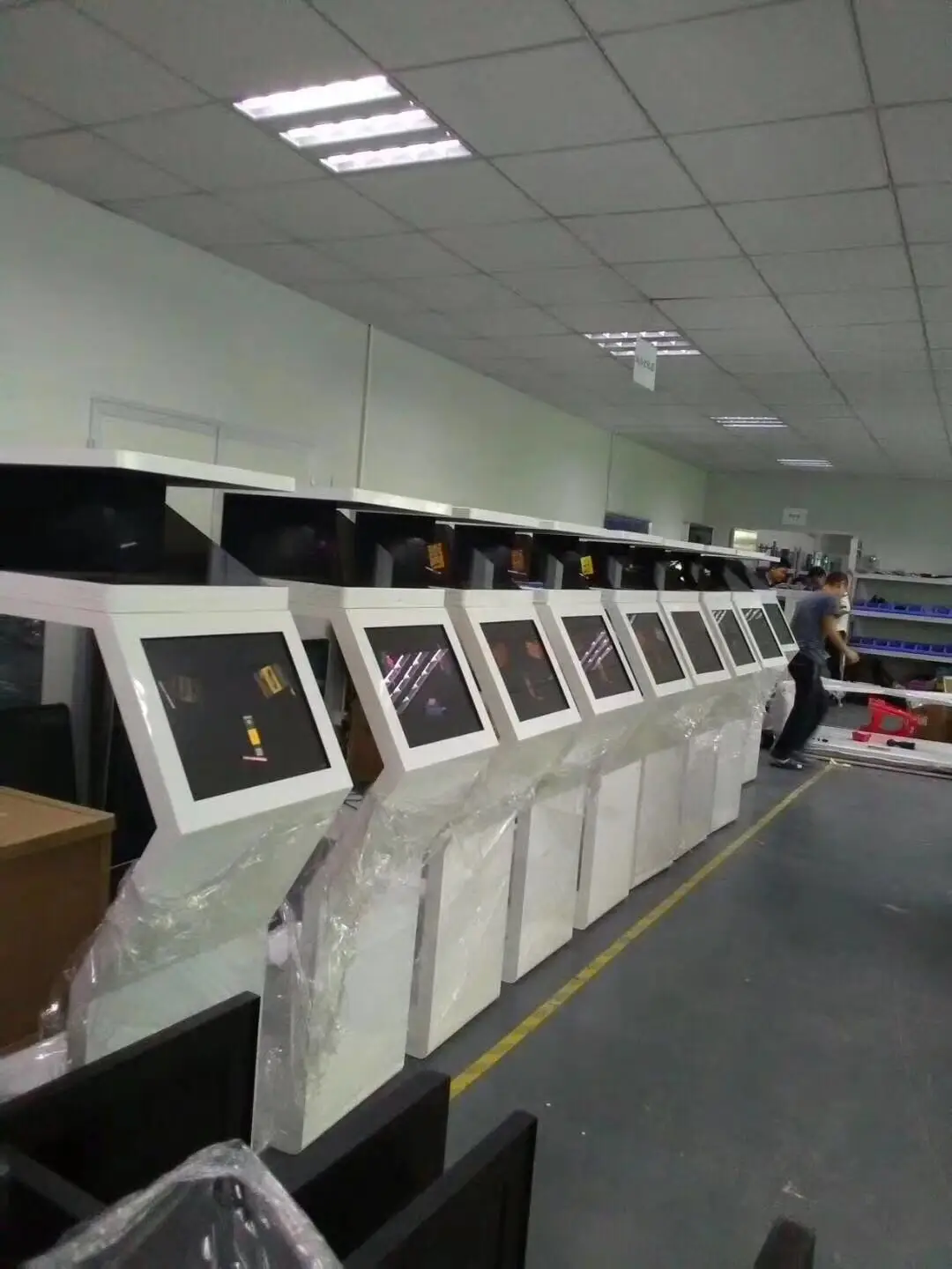 Fog Screen Projection - 3D Display with Customizable Mist