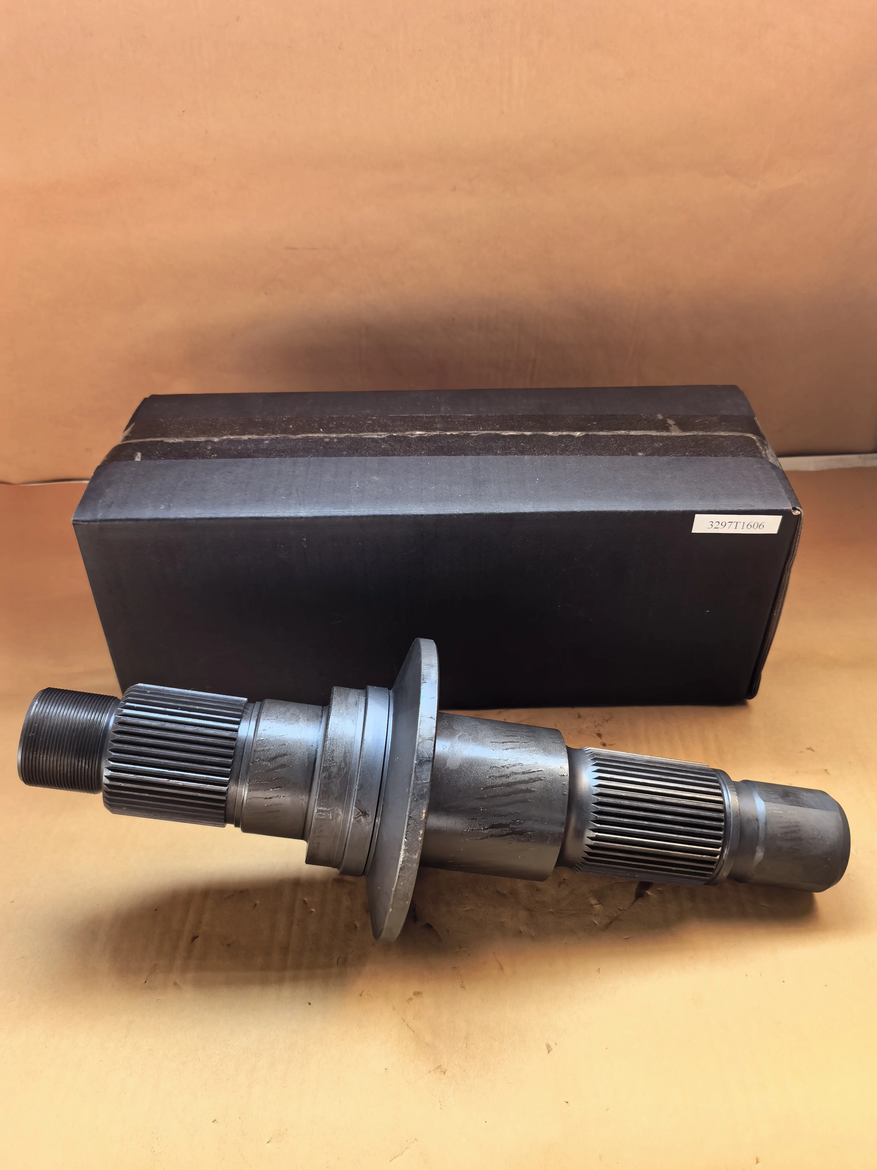3297T1606(A3297T1606) Input Shaft for Meritor/rockwell Axles