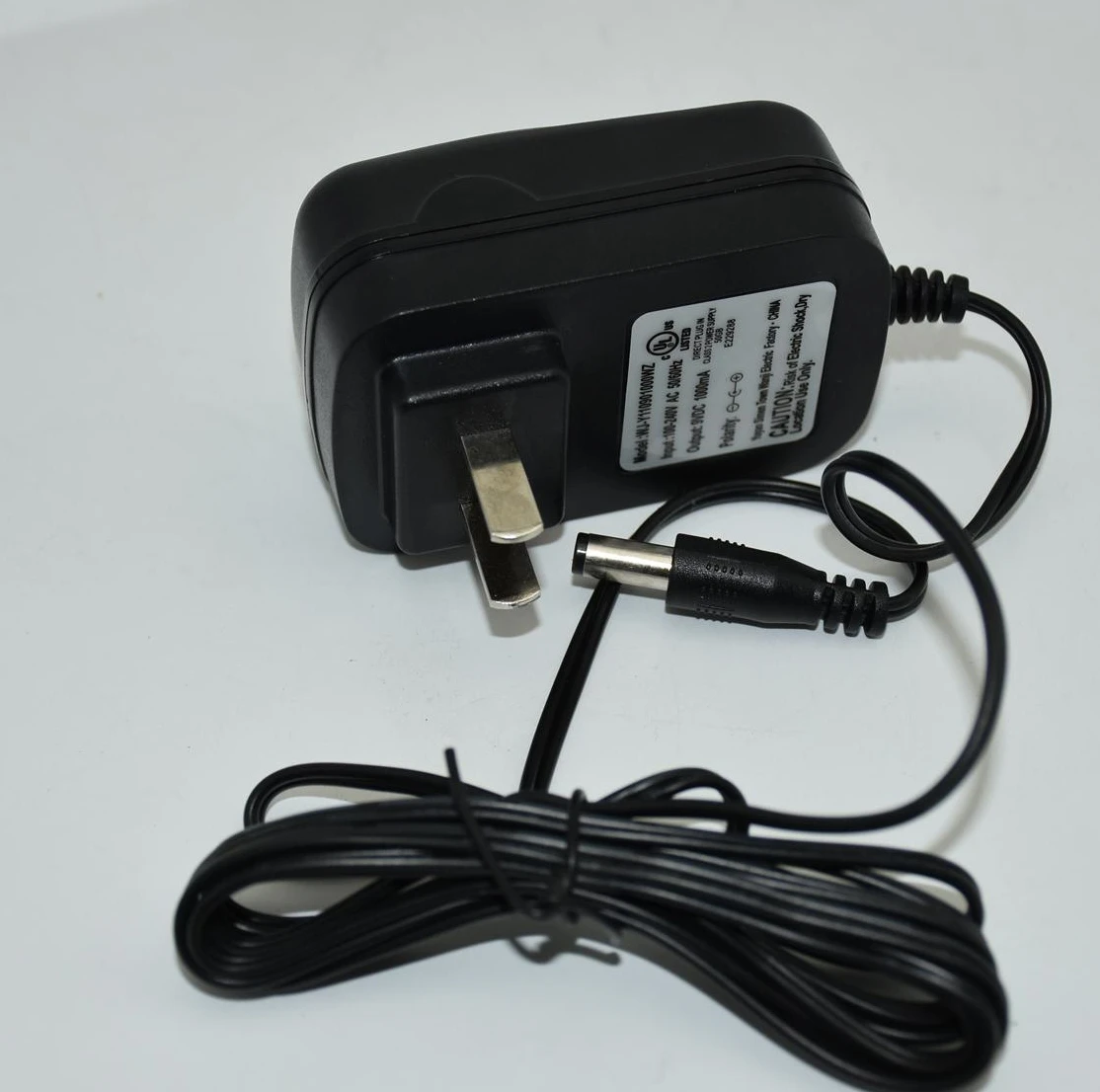 Cordless and Rechargeable Carving Knife - Perfect for Every Kitchen