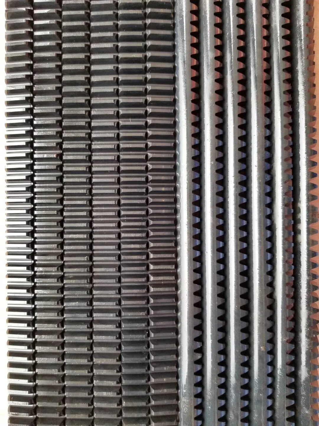 Custom Duracon Acetal / Plastic Molded Flexible Gear Racks - Buy ...