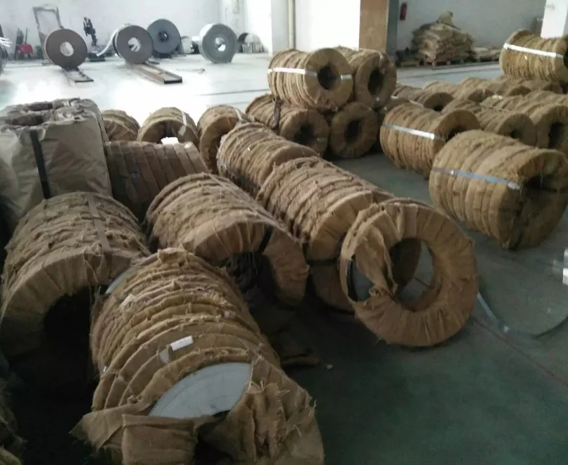 Supply 0.5mm Galvanized Strip Blue Steel Strapping For Packing ...