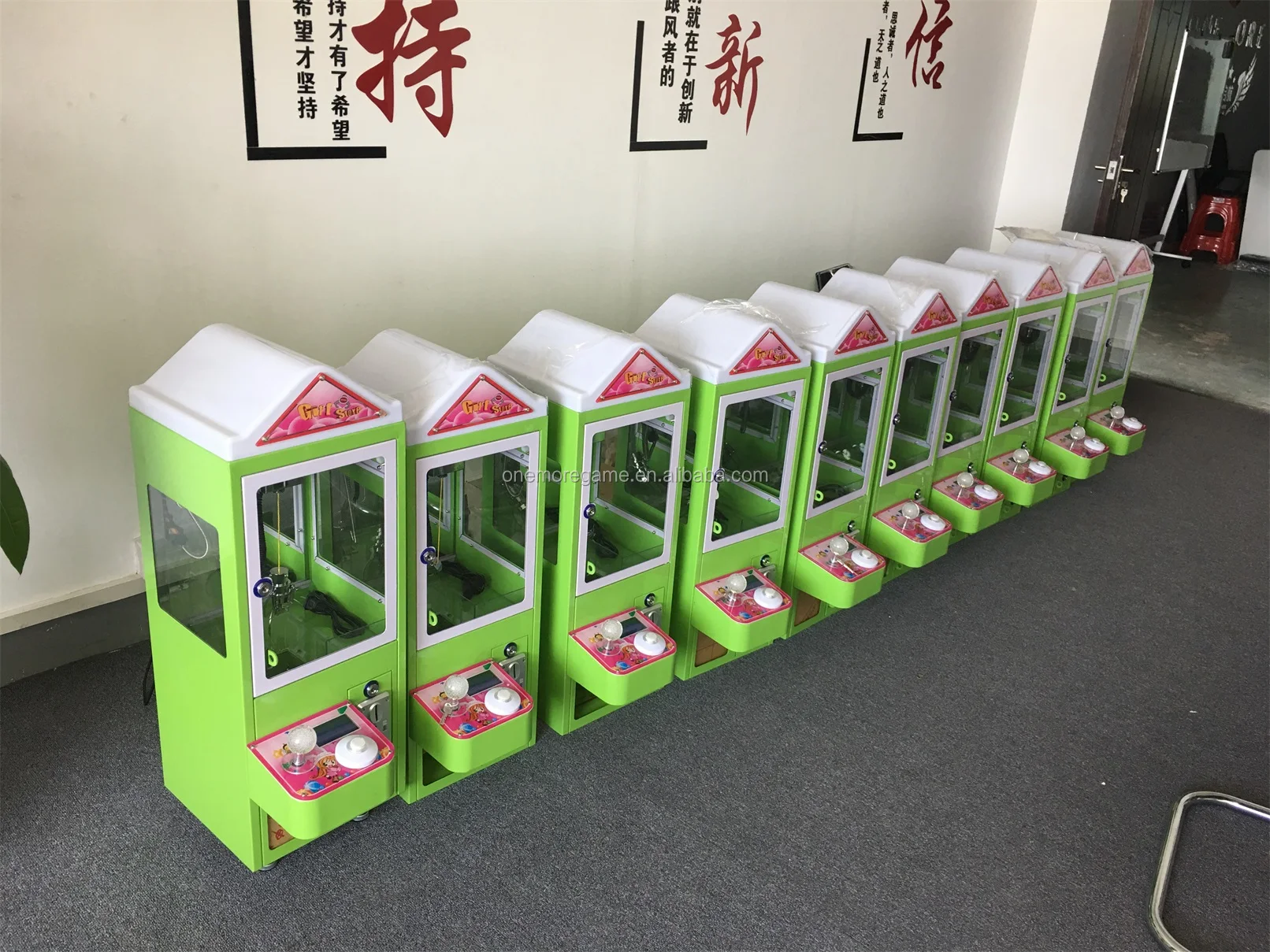 Coin Operated Vending Game Machine Mini Toy Claw Crane Machine For Sale ...