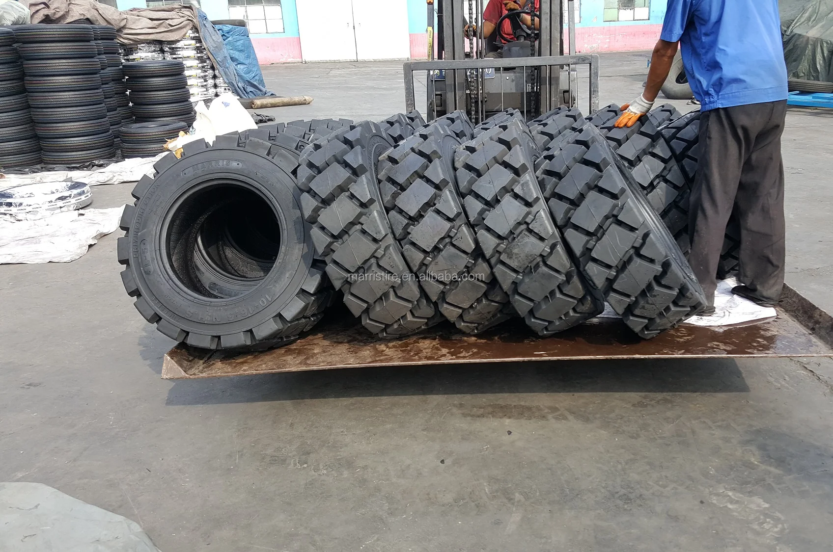 Tractor Tires with Turf Tire R3 Pattern - Durable & Efficient